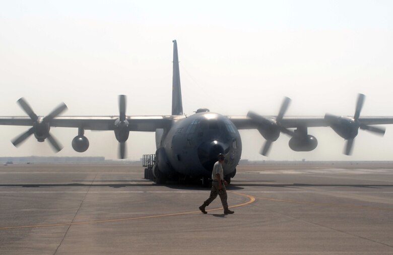 C-130 crew, aerial porters complete 'engines running' off-load at ...