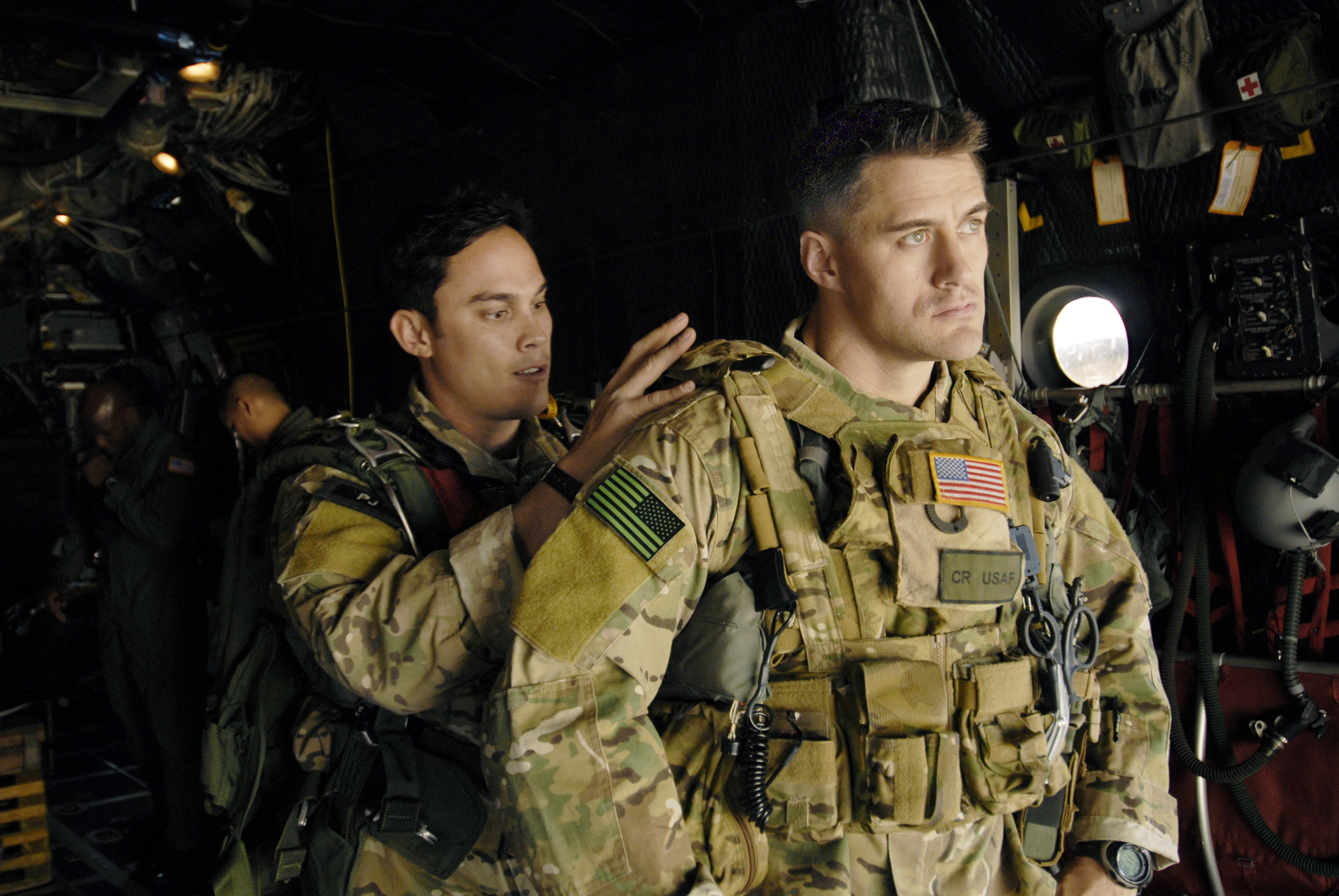 Kadena Airmen jump over le Shima Island