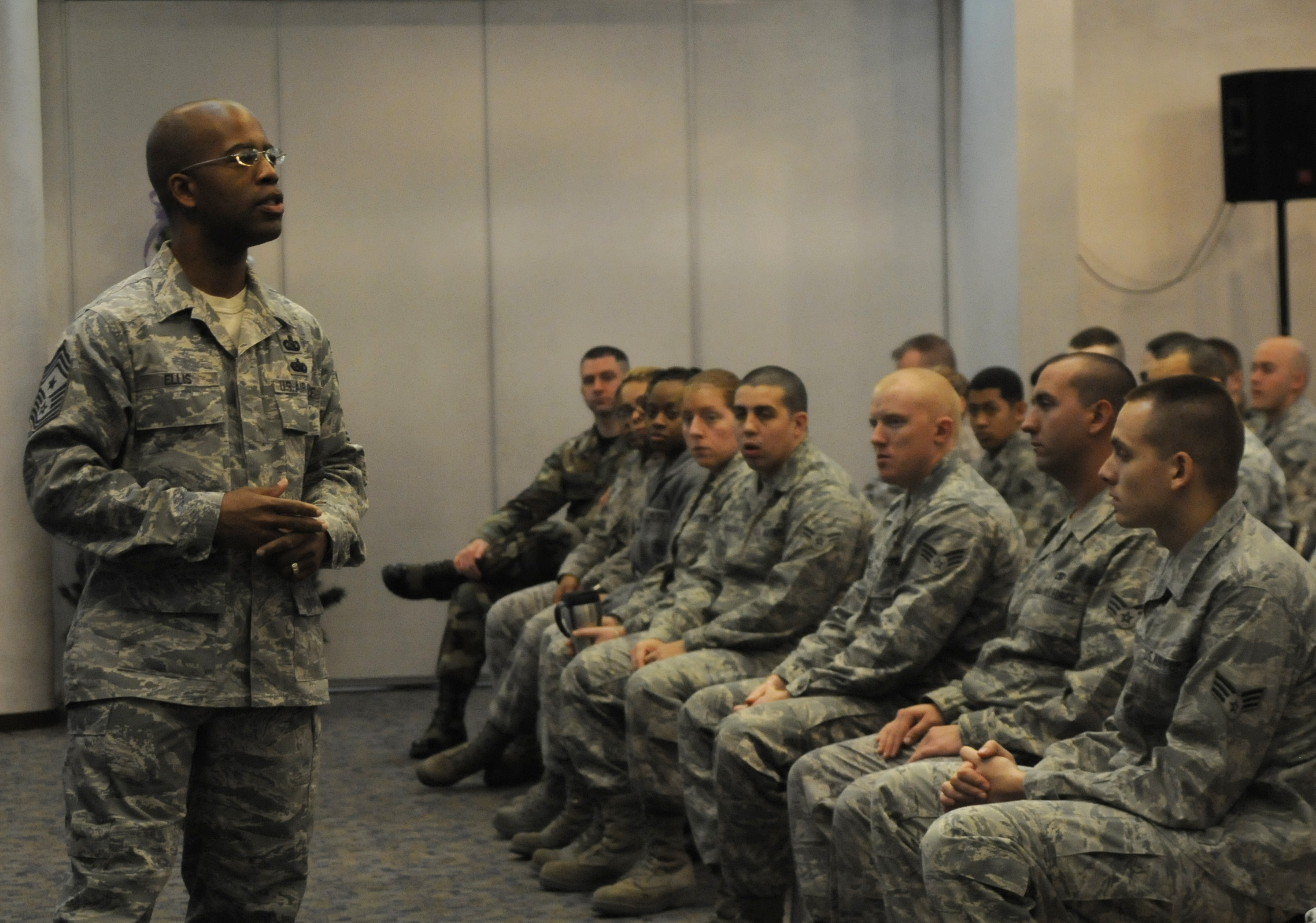 First Commander's Call of the New Year > Incirlik Air Base > Article ...