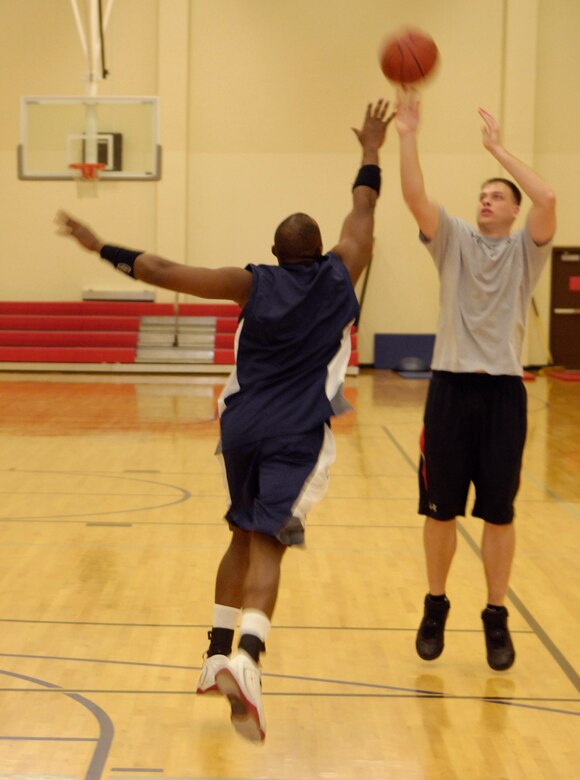 Vandenberg Fitness Center keeps base physically active during lunchtime ...