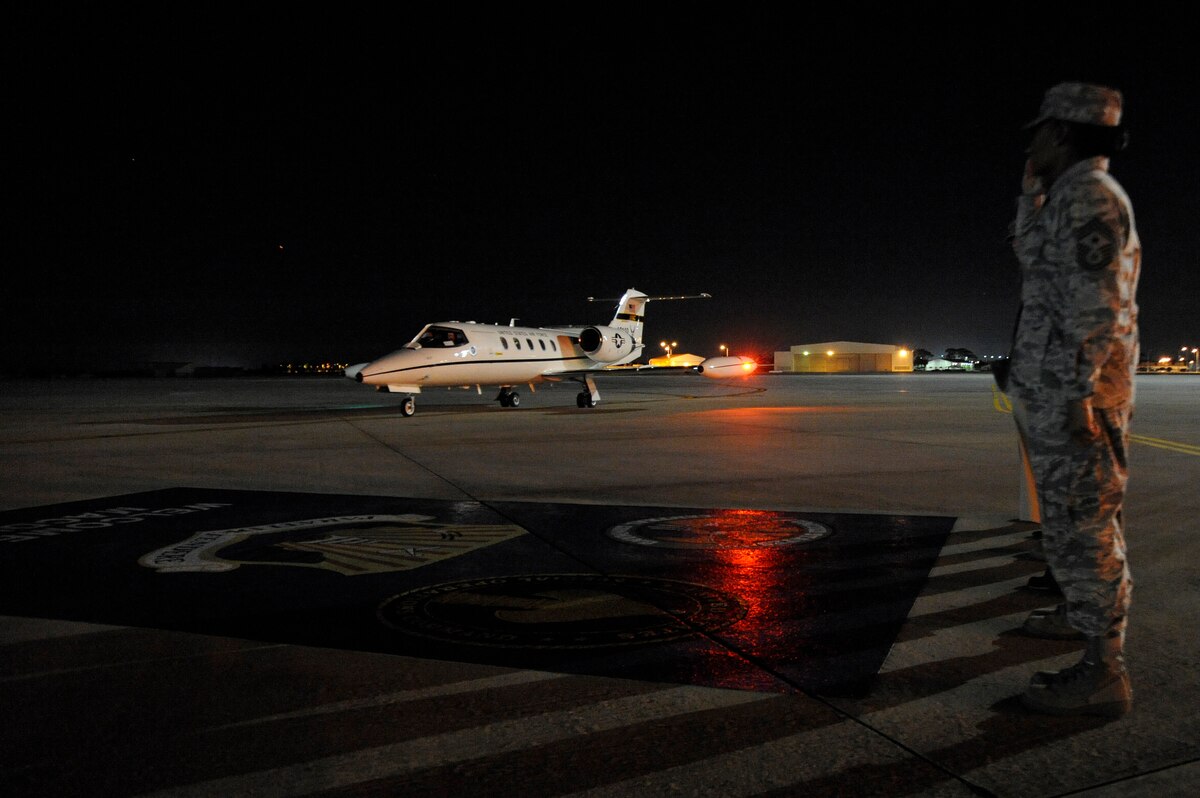 Gen. Johns makes first trip to MacDill as AMC Commander > MacDill Air ...