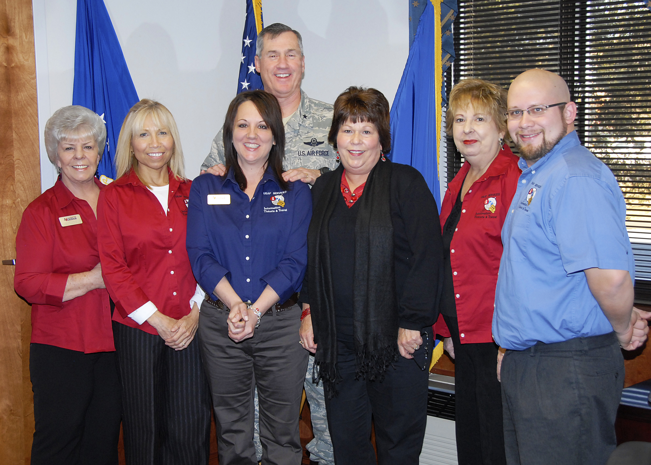 Mannon coins ITT staff > Sheppard Air Force Base > Article Display