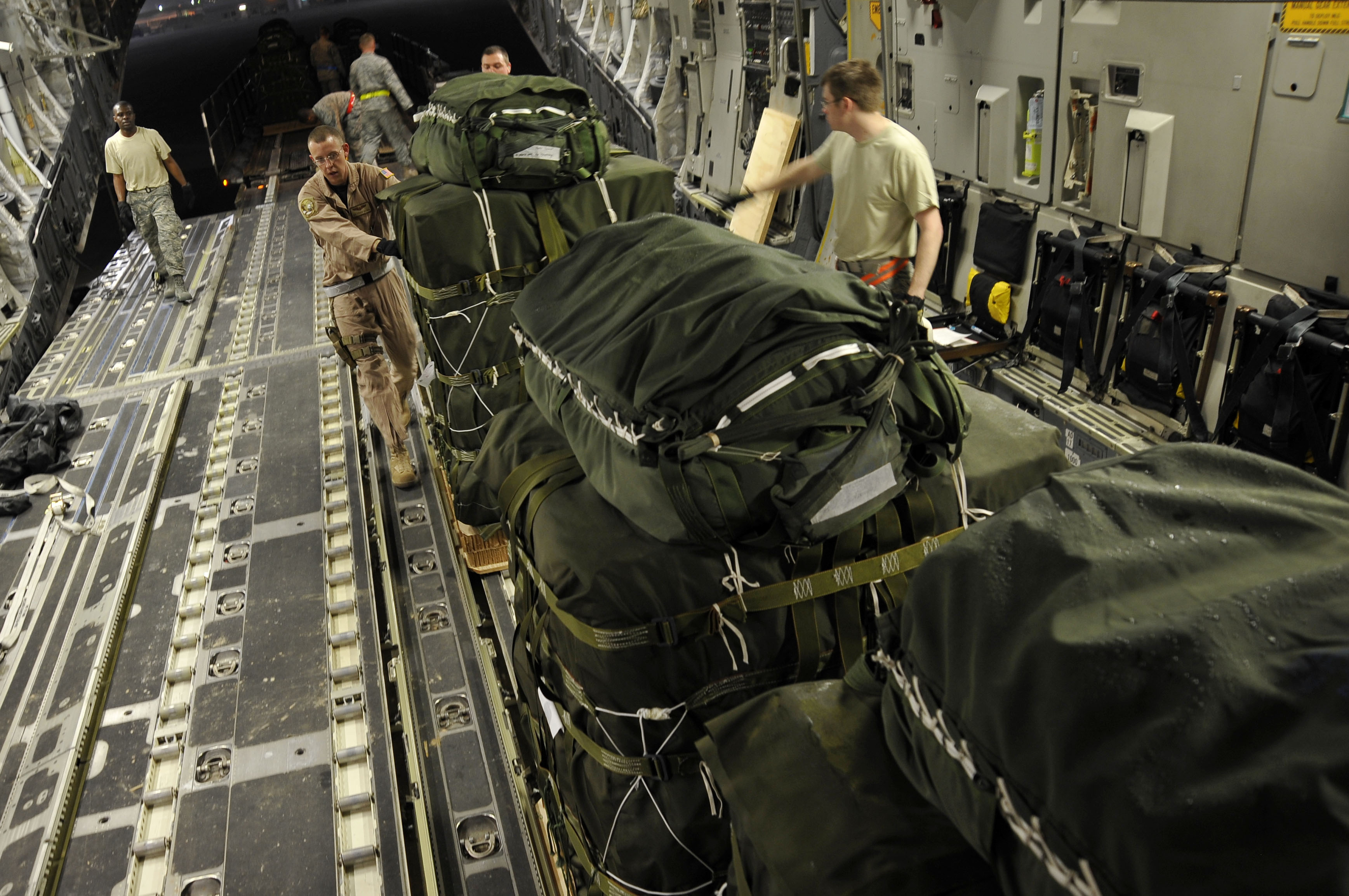 Airmen, Soldiers complete airdrop mission > U.S. Air Forces Central > News