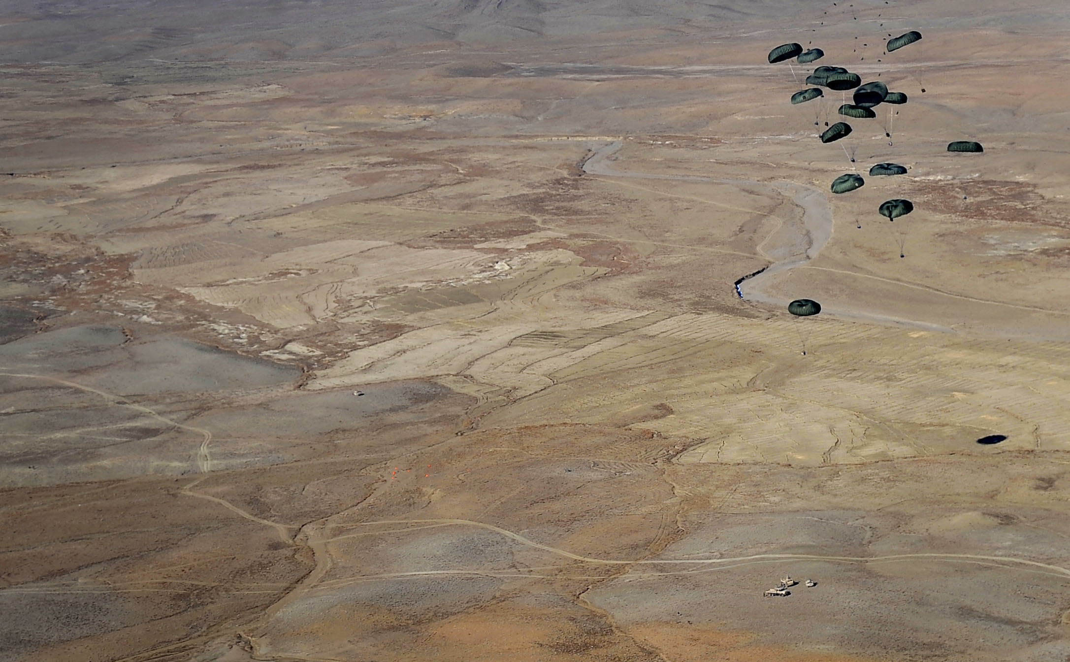 Airmen, Soldiers complete airdrop mission > U.S. Air Forces Central > News