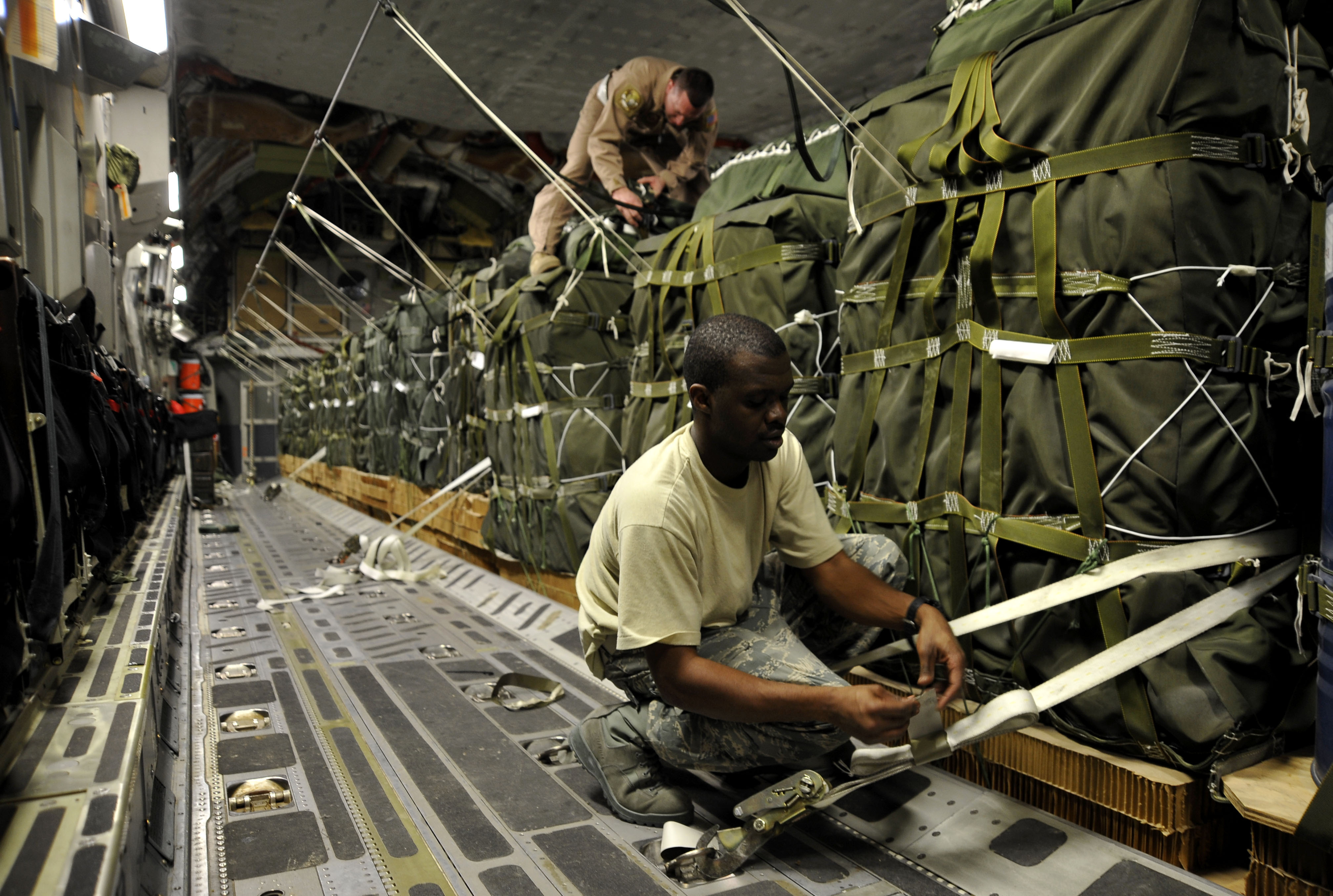 Airmen, Soldiers complete airdrop mission > U.S. Air Forces Central > News