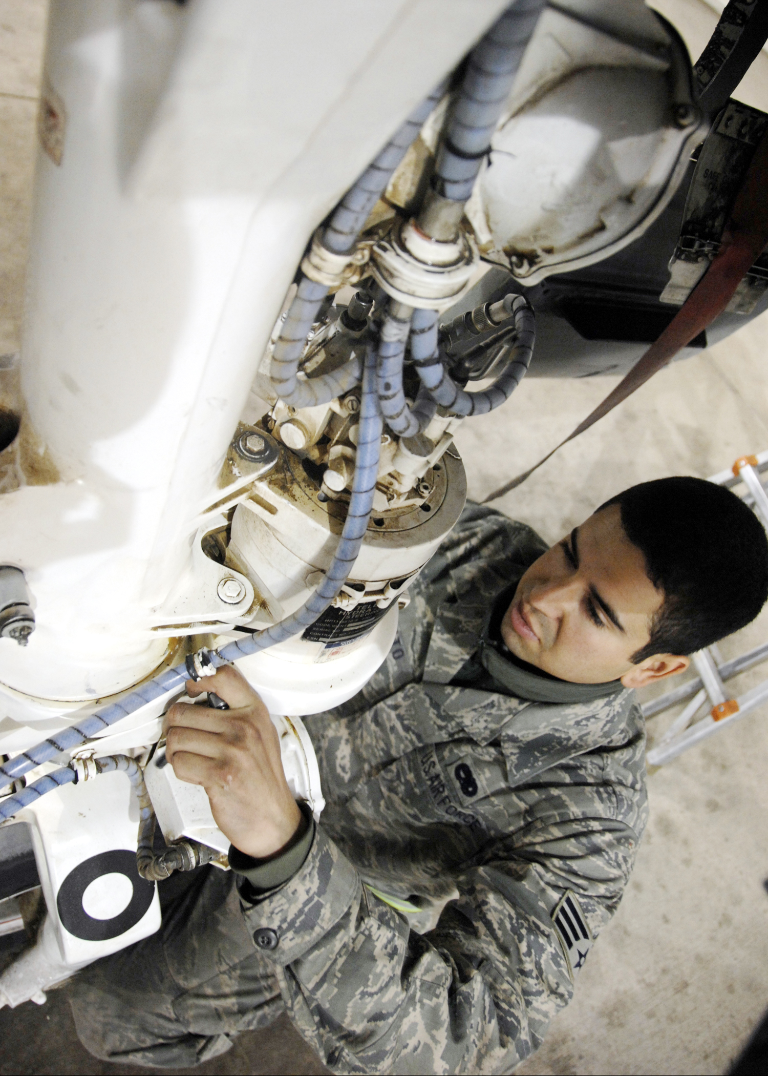 Maintainers keep aircraft soaring > Air Force > Article Display