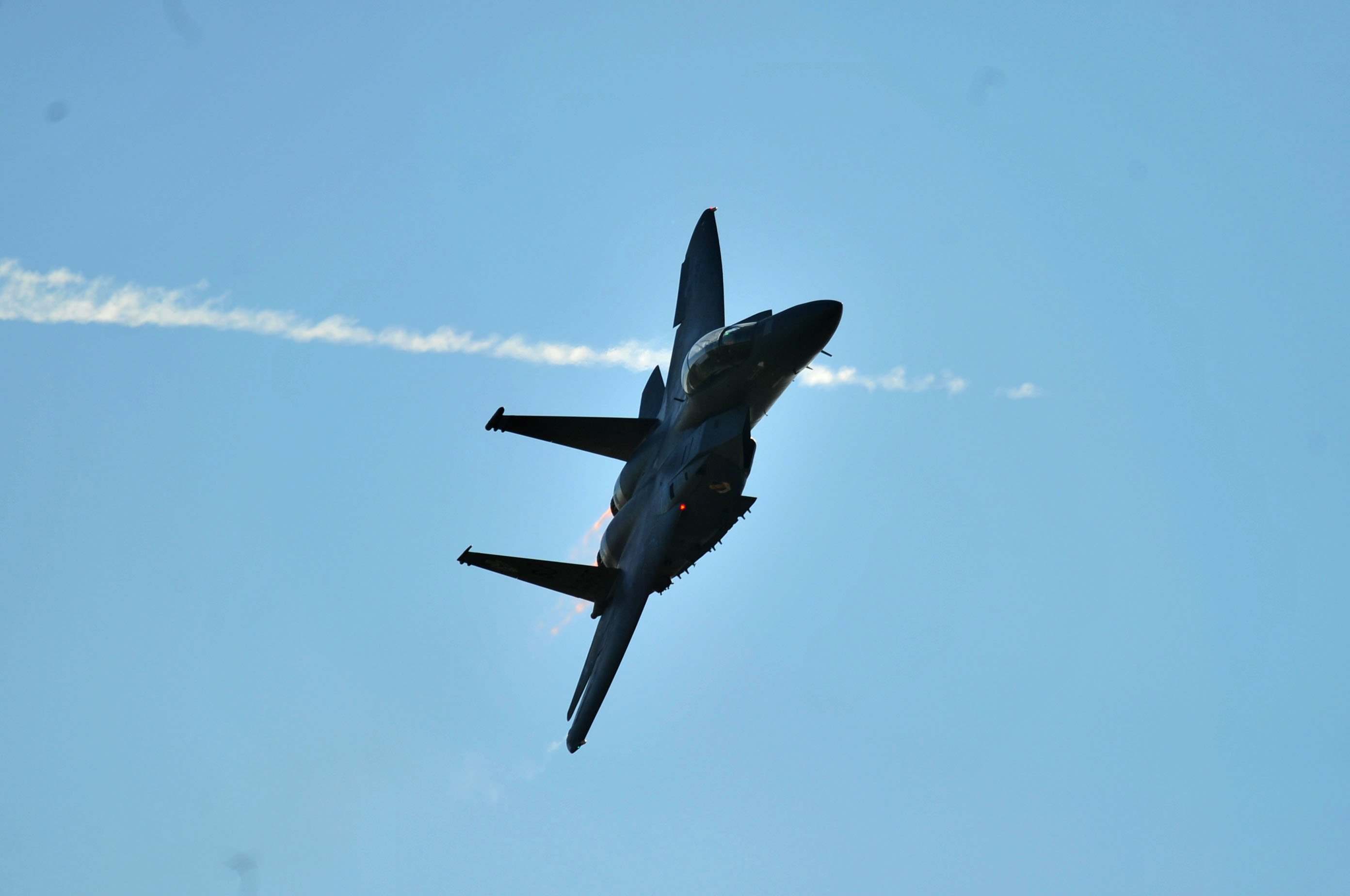 Strike Eagle demo team showcases capabilities, says thanks > Air Combat ...