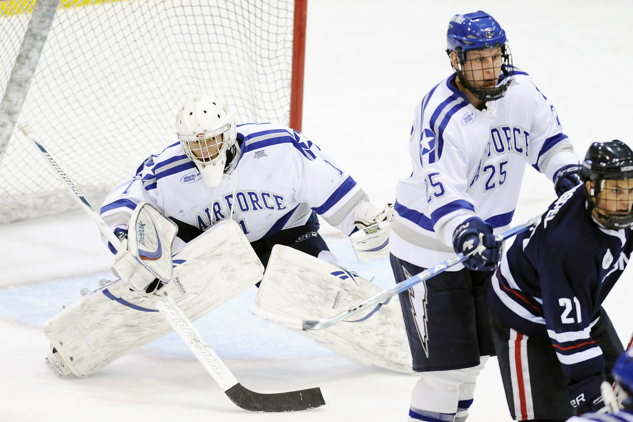 Falcons outskate UConn Huskies
