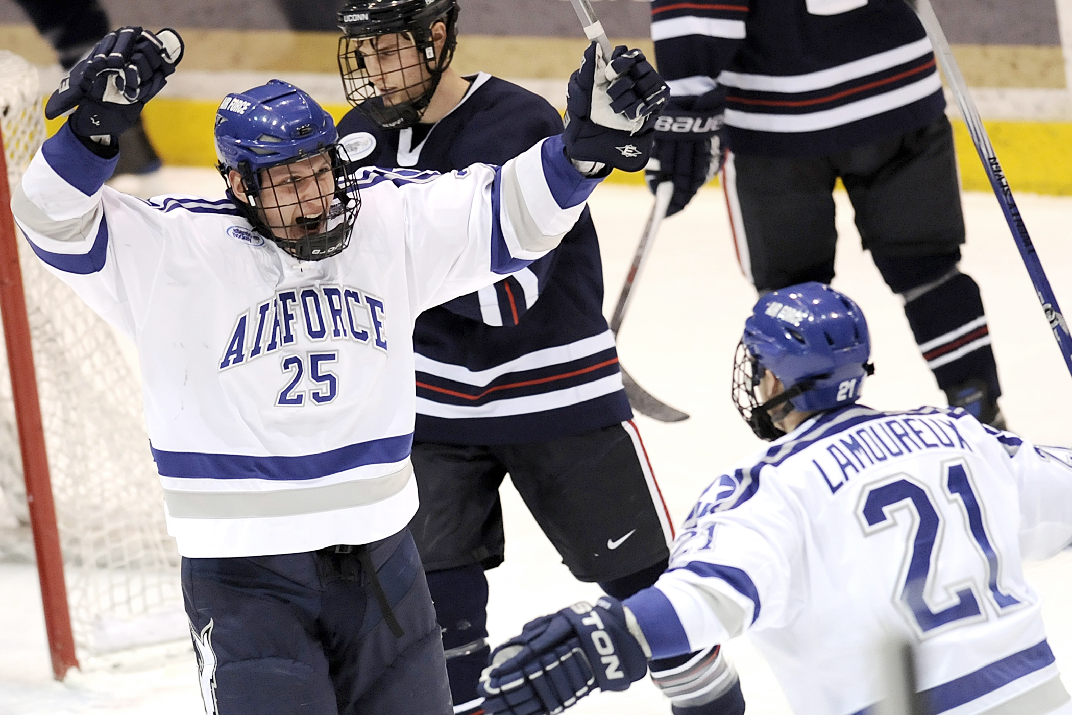 Falcons outskate UConn Huskies