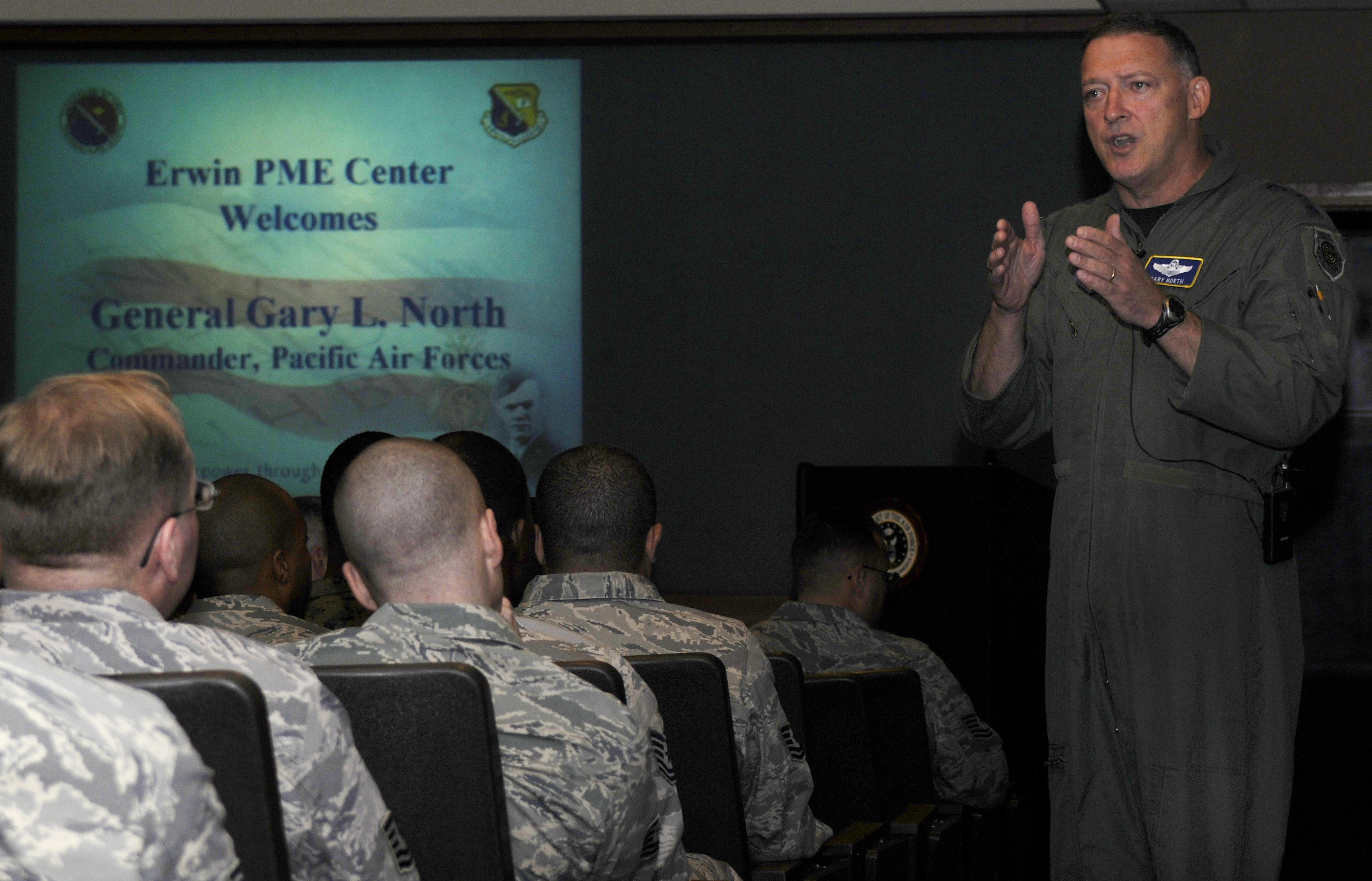 Former wing commander returns to Kadena > Kadena Air Base > Article Display