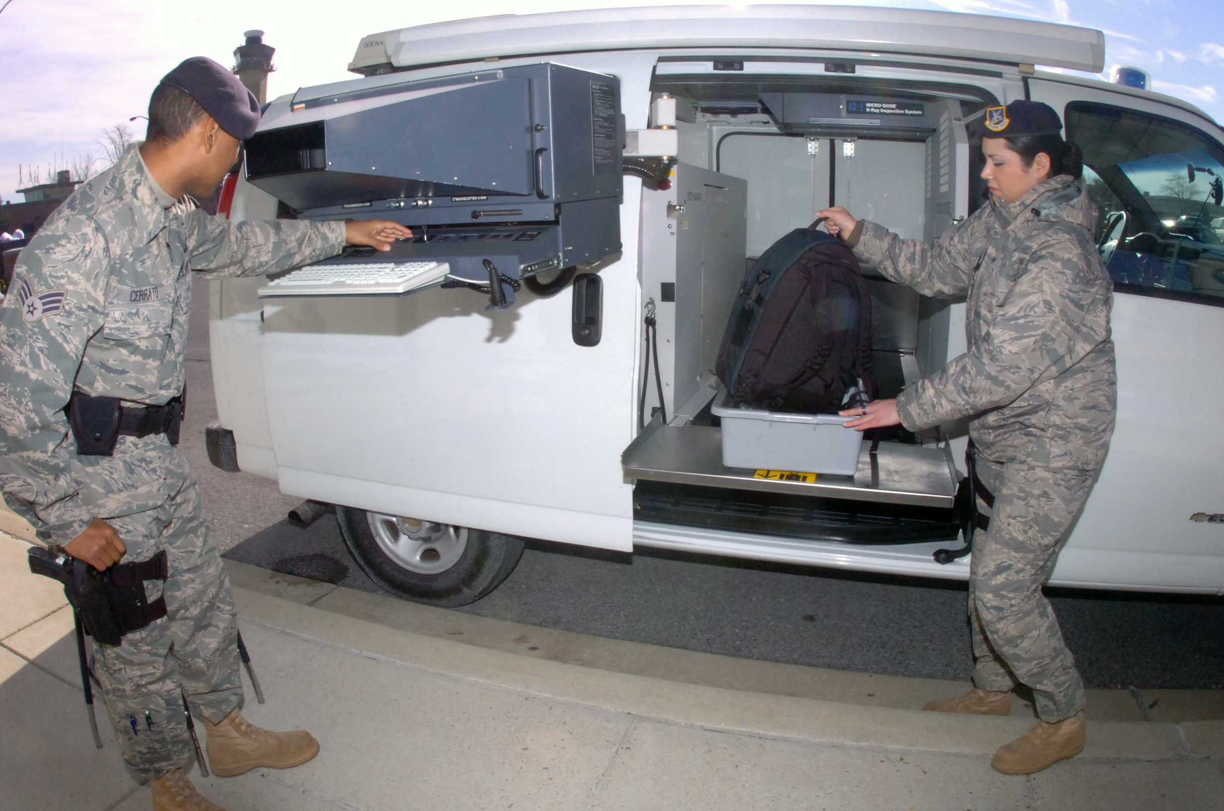 Security forces members go mobile