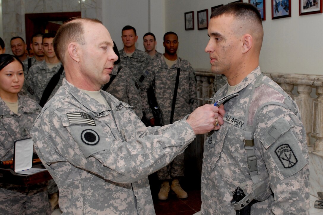 Army Lt. Gen. Charles H. Jacoby Jr. awards Army Staff Sgt. James Rivera ...