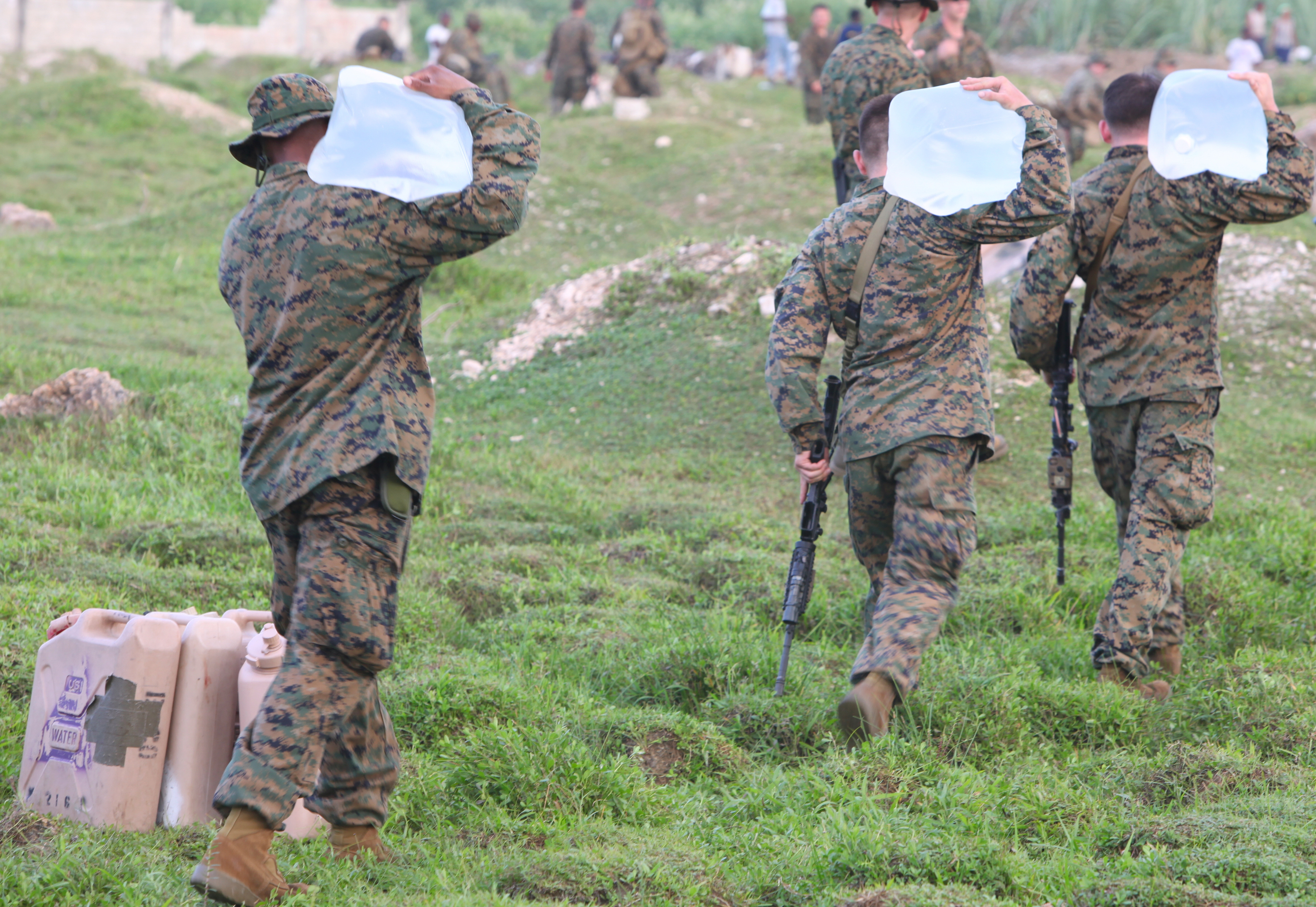 Marines continue relief operations in Haiti > 22nd Marine Expeditionary ...