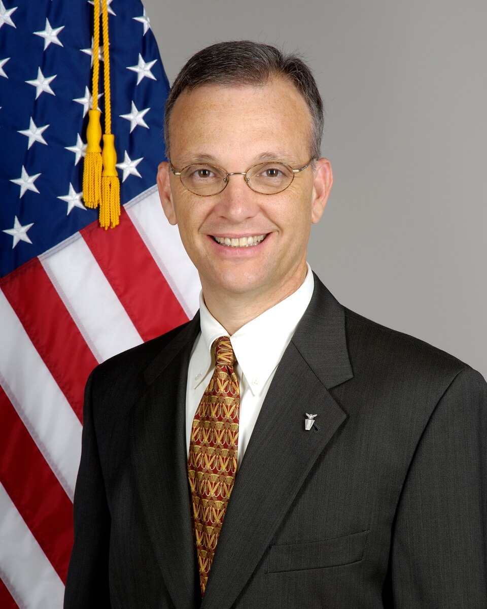 OC-ALC/EN director moving to AFMC > Air Force Materiel Command ...