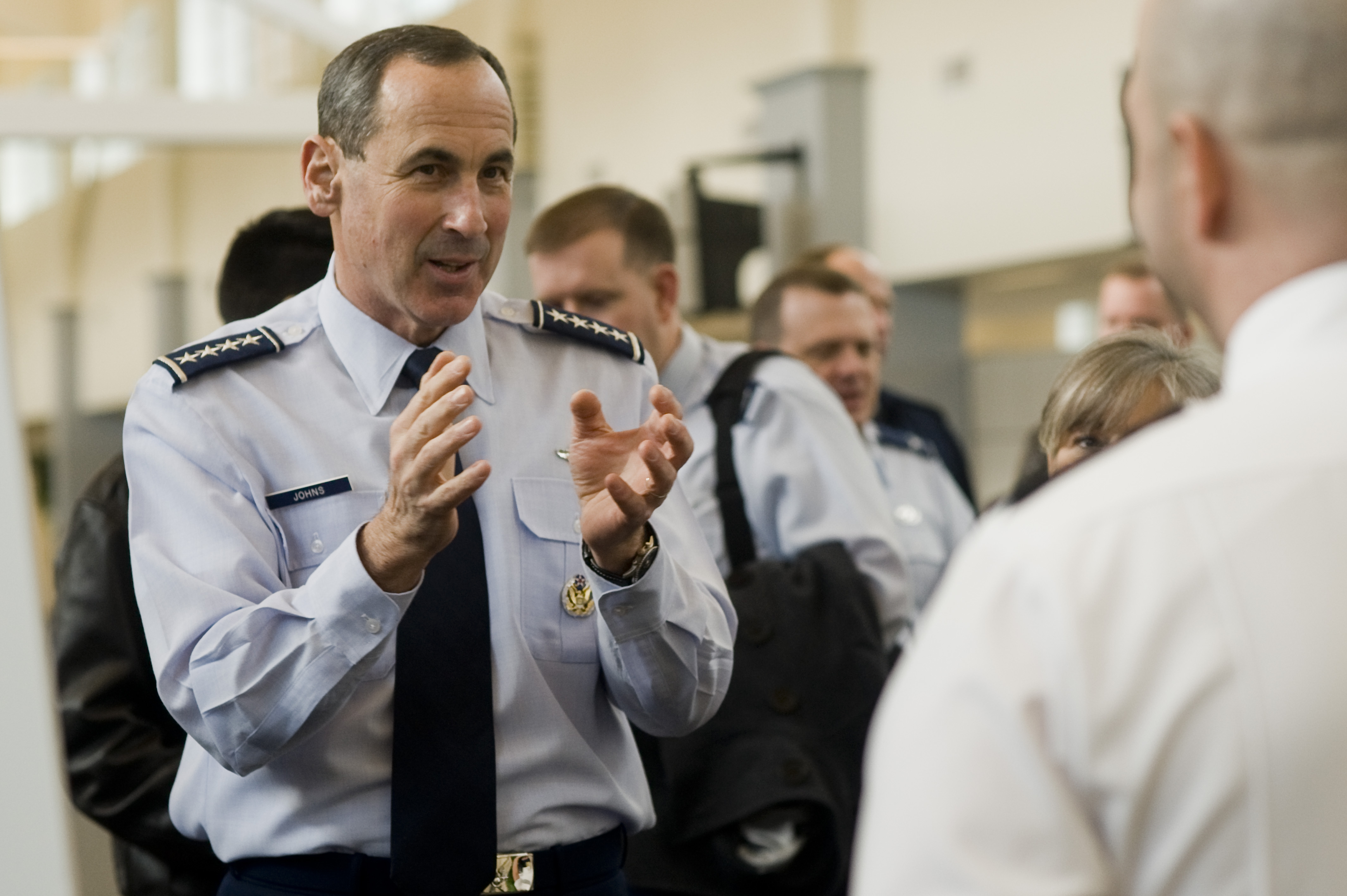 AMC commander visits McChord > Air Mobility Command > Article Display