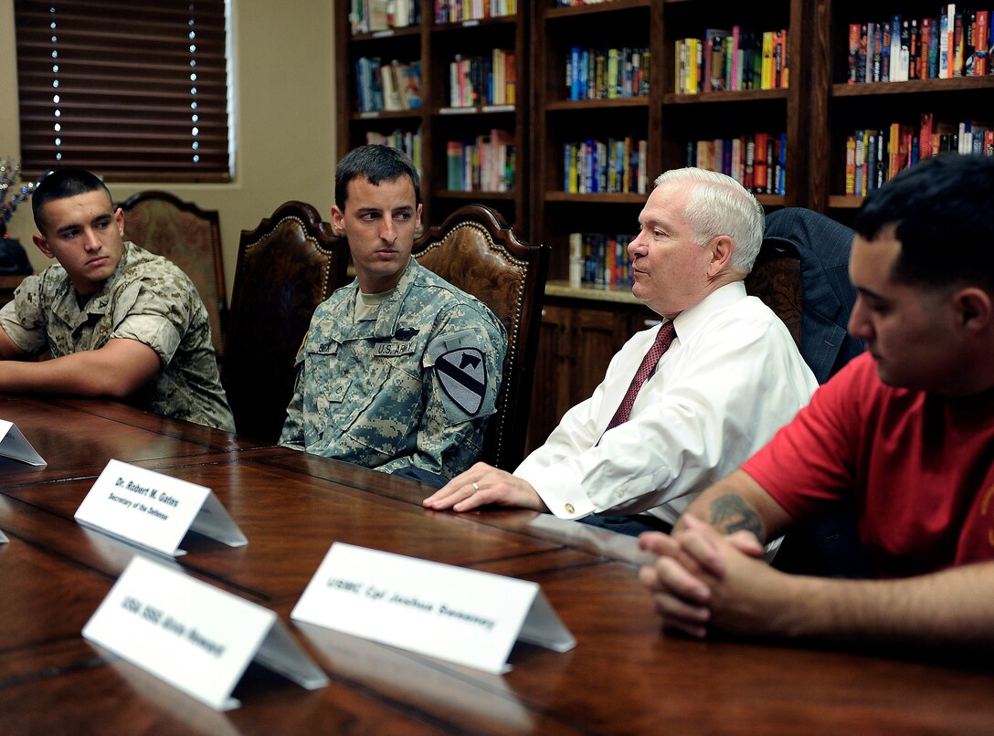 Defense Secretary Robert M. Gates talks with wounded warriors at Brooke ...