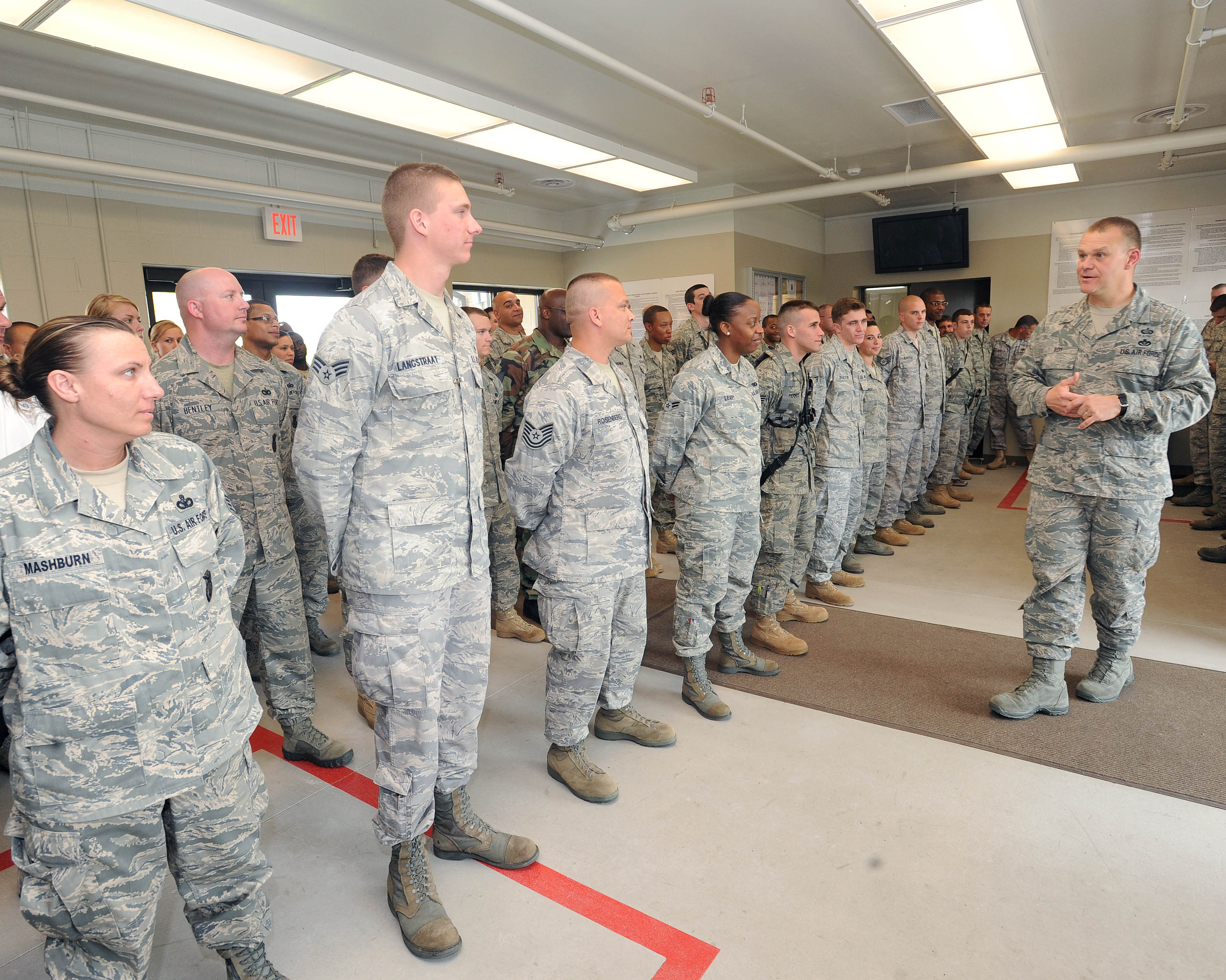 CMSgt. of the Air Force visits Grand Forks AFB > Air Mobility Command ...