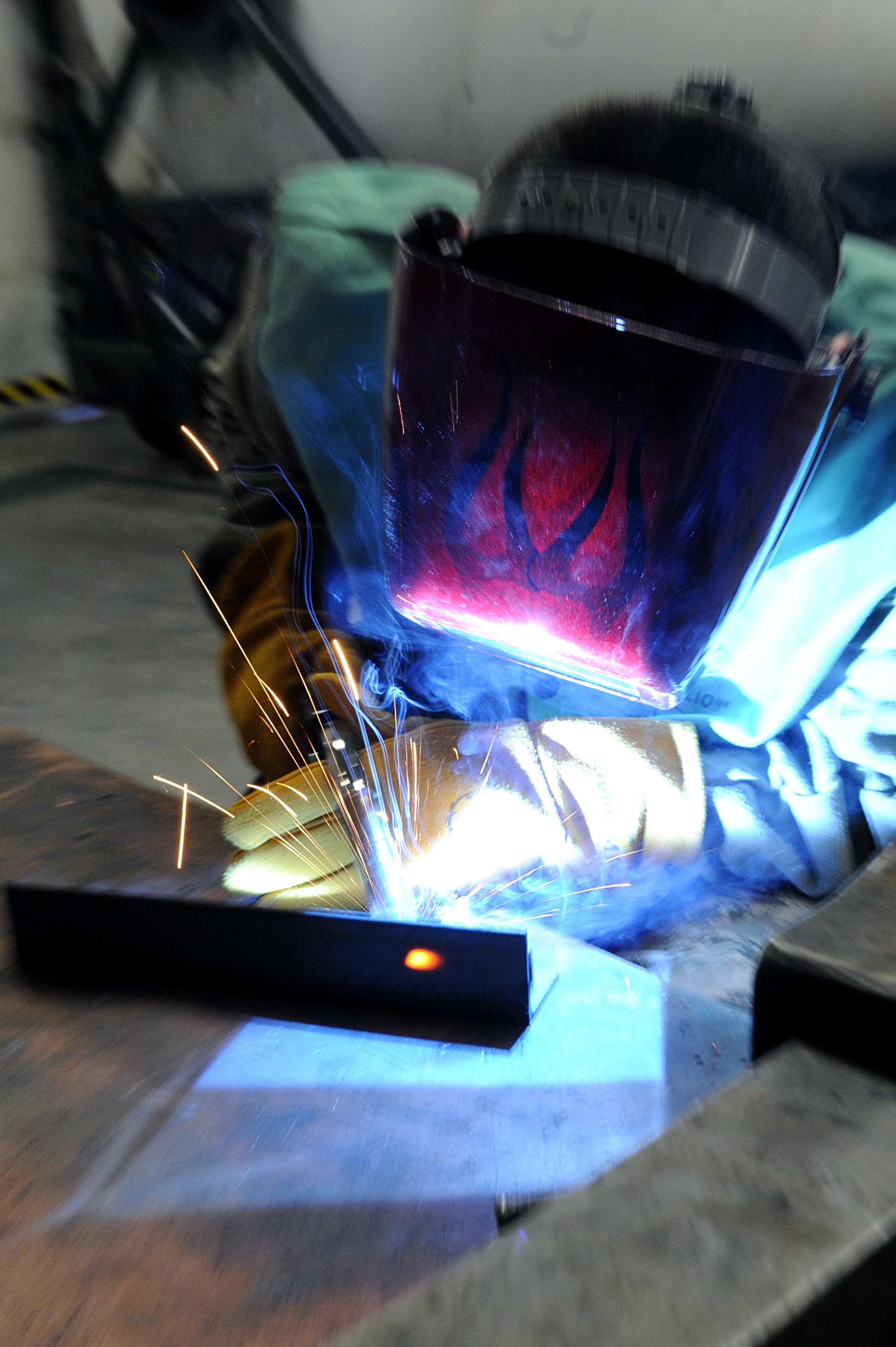 Metals tech trains for precision > Ellsworth Air Force Base > Article ...
