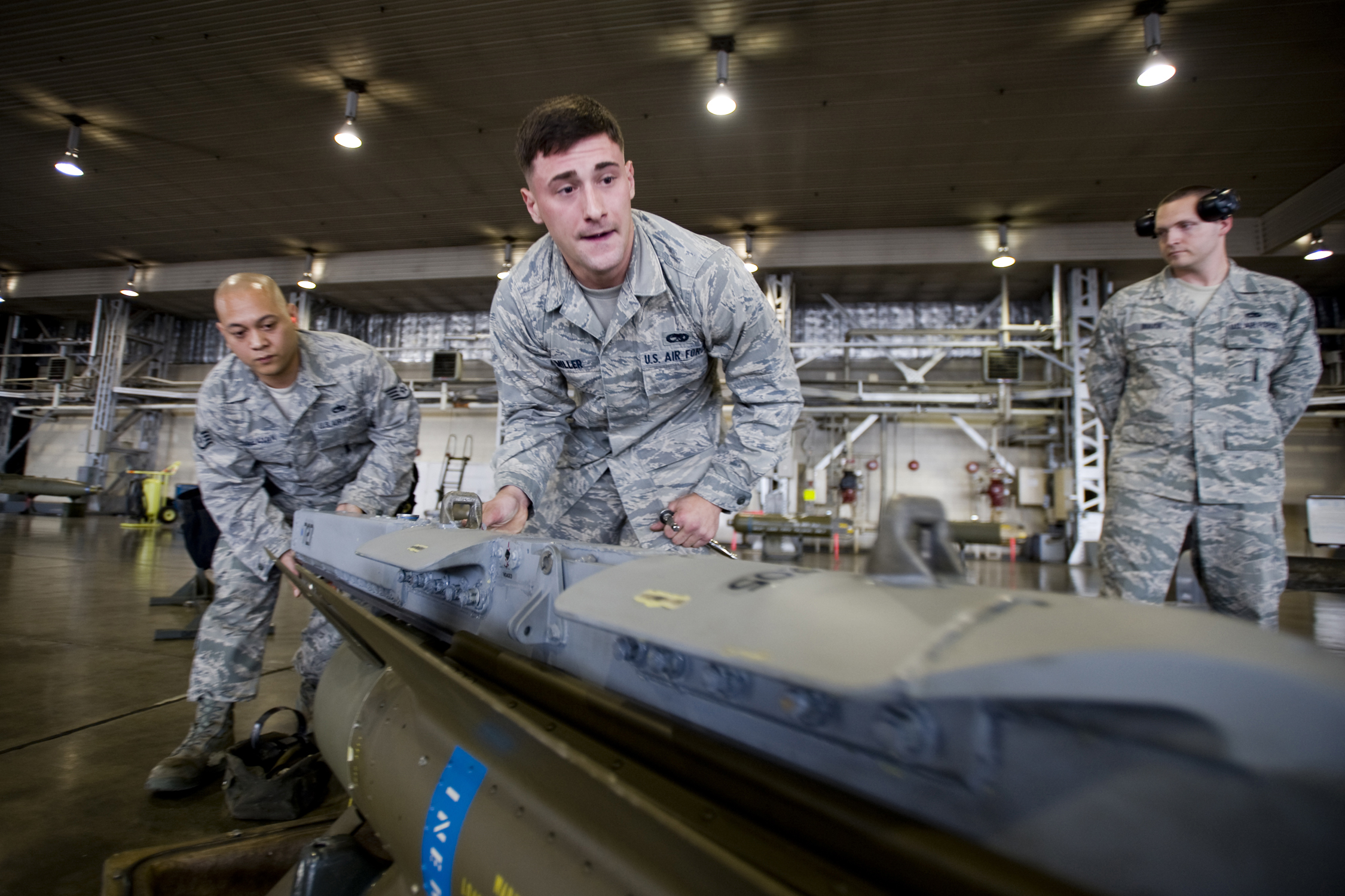 13th AMU lands first blow in load competition > Misawa Air Base ...