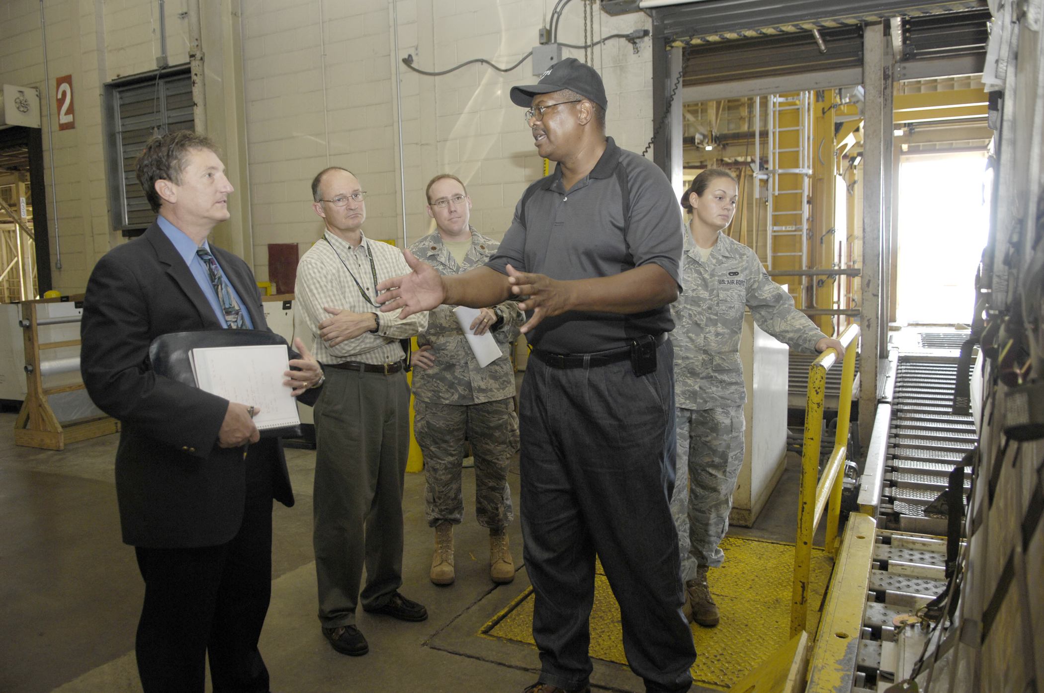 Scientists envision robotic aerial port > Air Force > Article Display