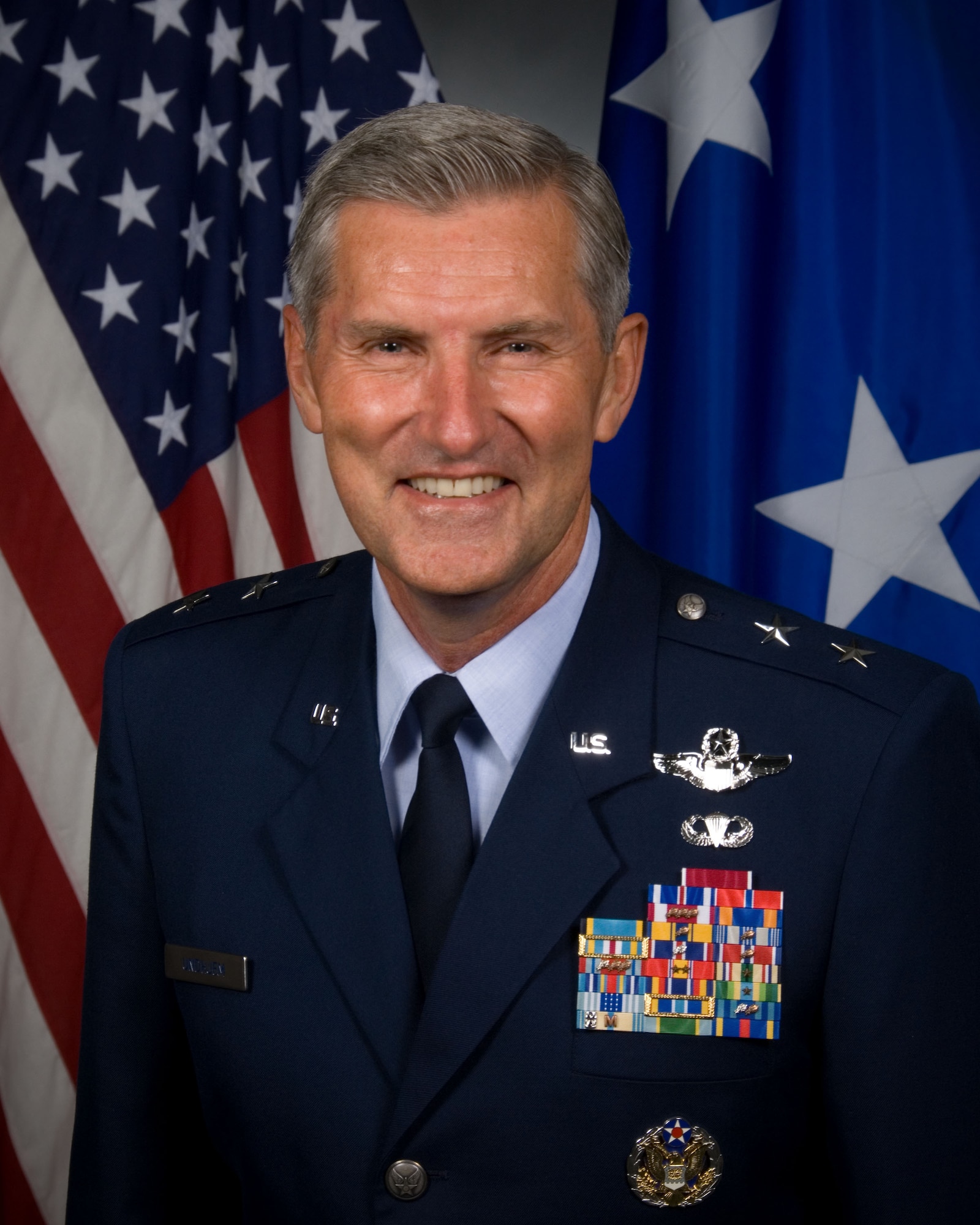 MAJOR GENERAL LANCE D. UNDHJEM > Air Force > Biography Display