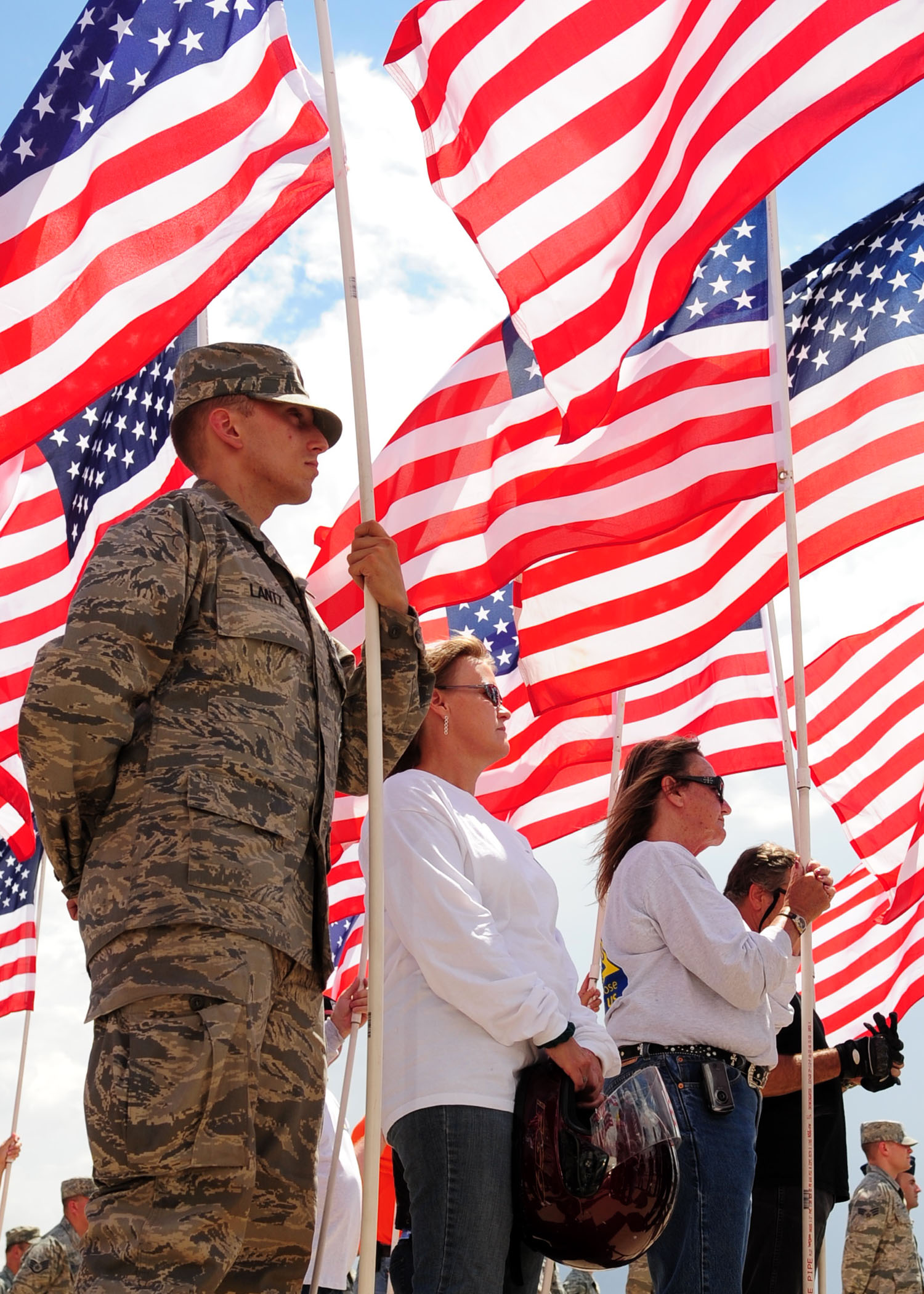 Remains of Spc. Moon arrive at D-M