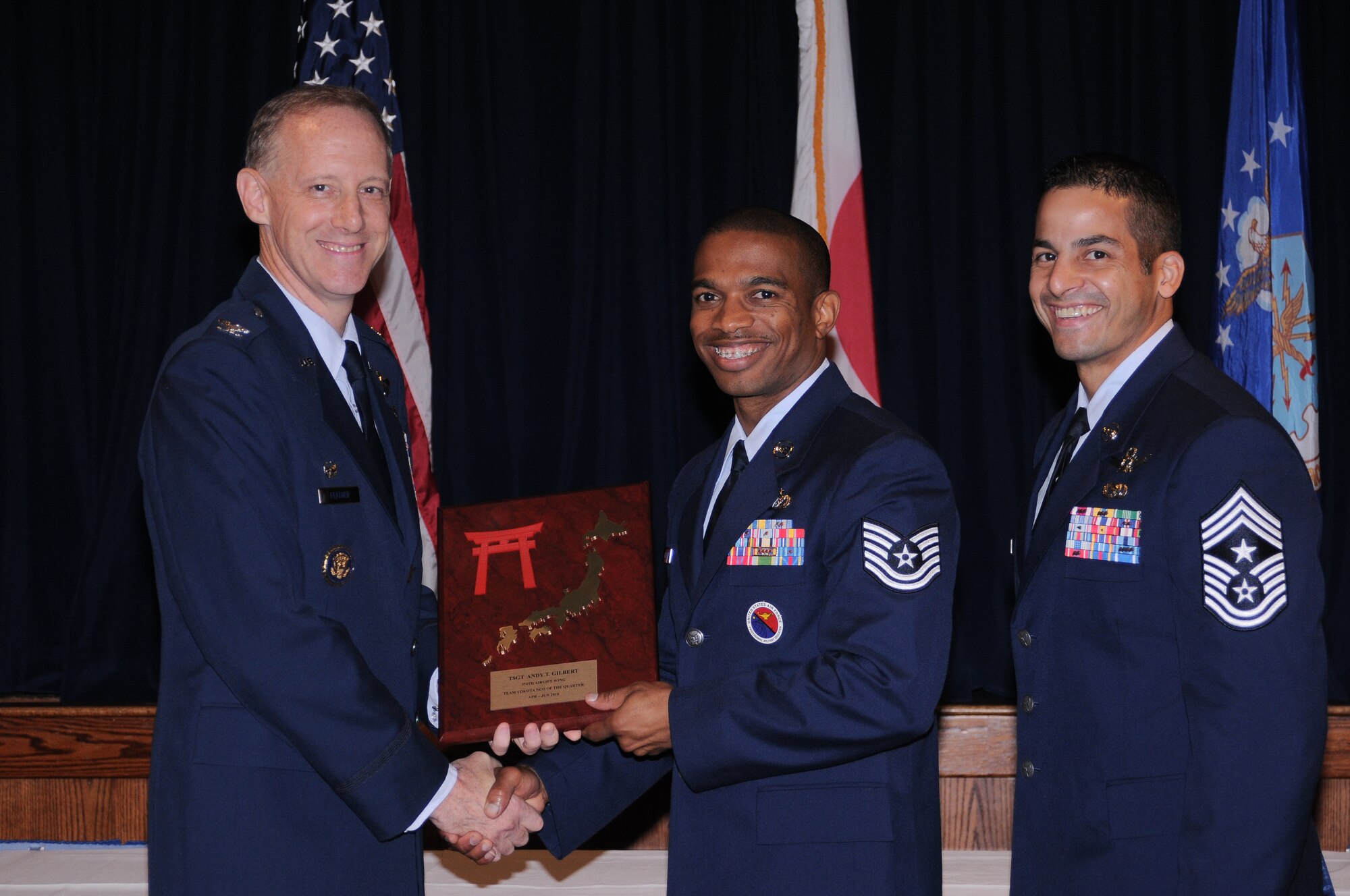 374th Airlift Wing celebrates Quarterly Awards > Yokota Air Base ...