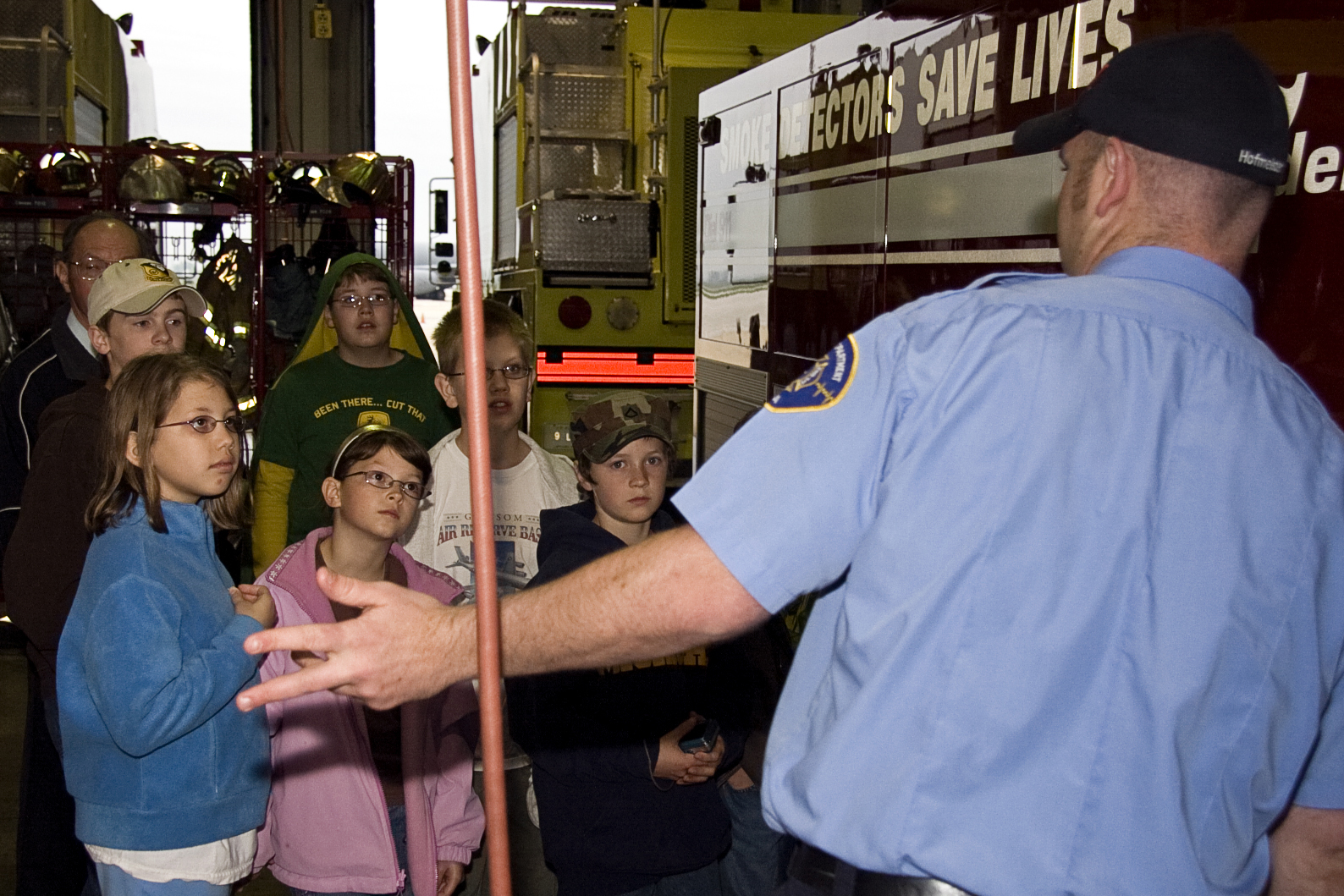 Homeschoolers tour Grissom > Grissom Air Reserve Base > Article Display