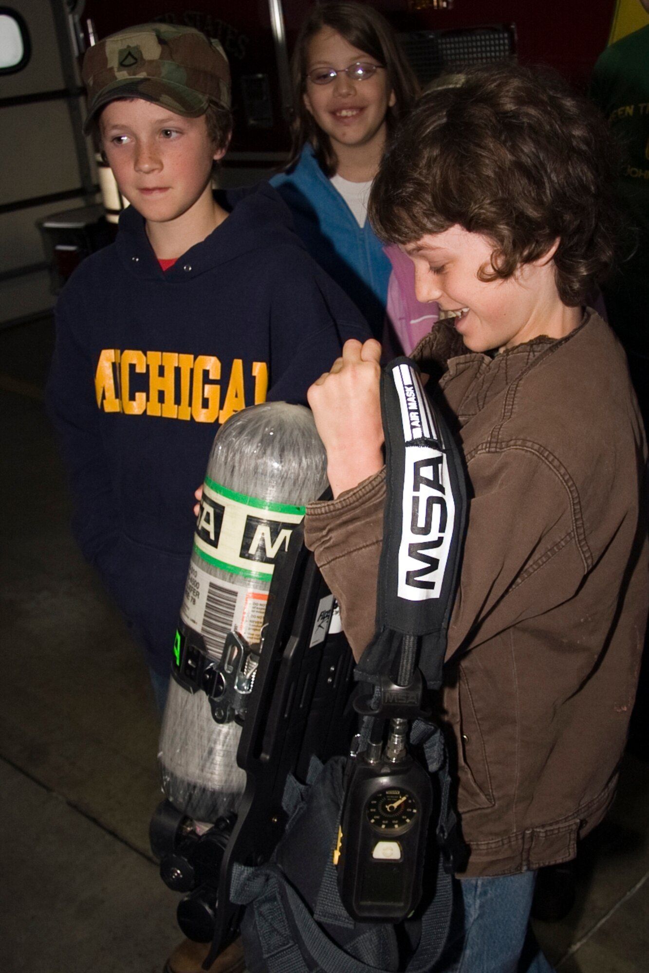 Homeschoolers tour Grissom > Grissom Air Reserve Base > Article Display