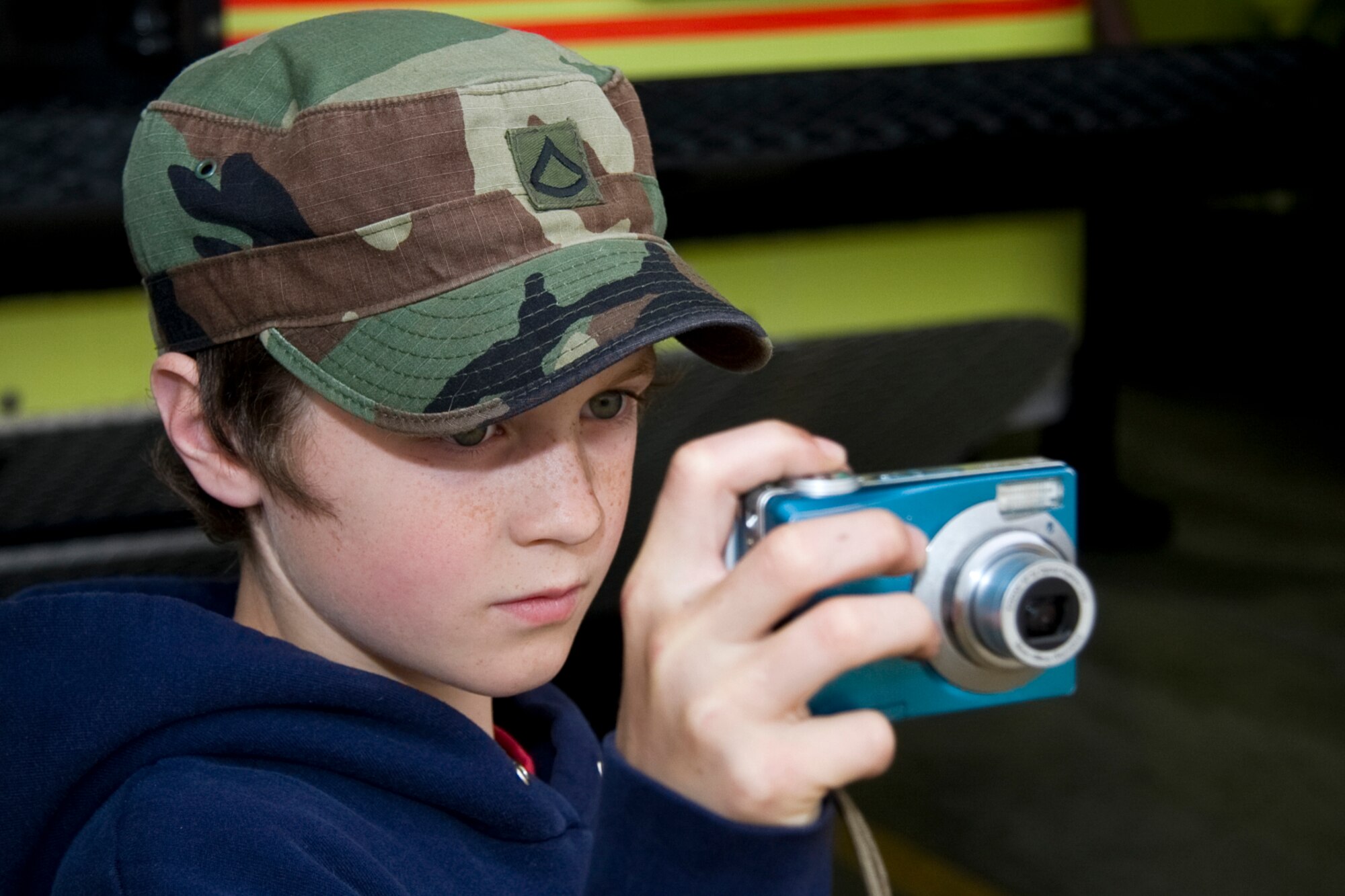 Homeschoolers tour Grissom > Grissom Air Reserve Base > Article Display