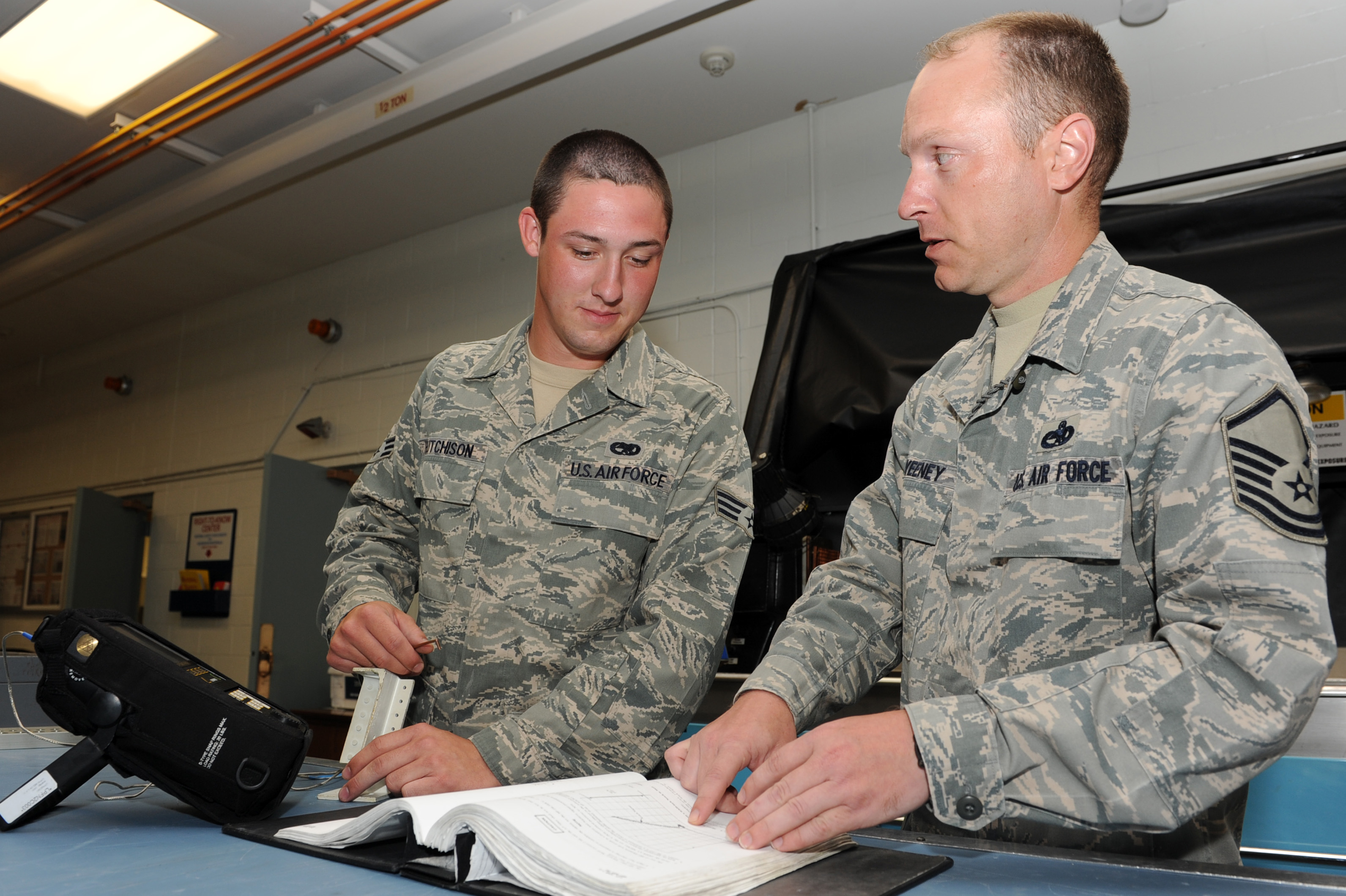 NDI lab never tires of metal fatigue > Little Rock Air Force Base > Display