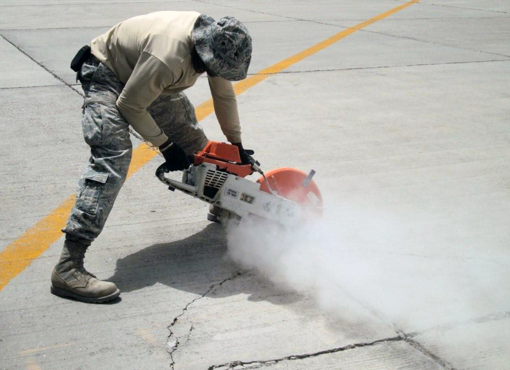 Civil engineers keep ramp safe, airlift mission active > U.S. Air ...