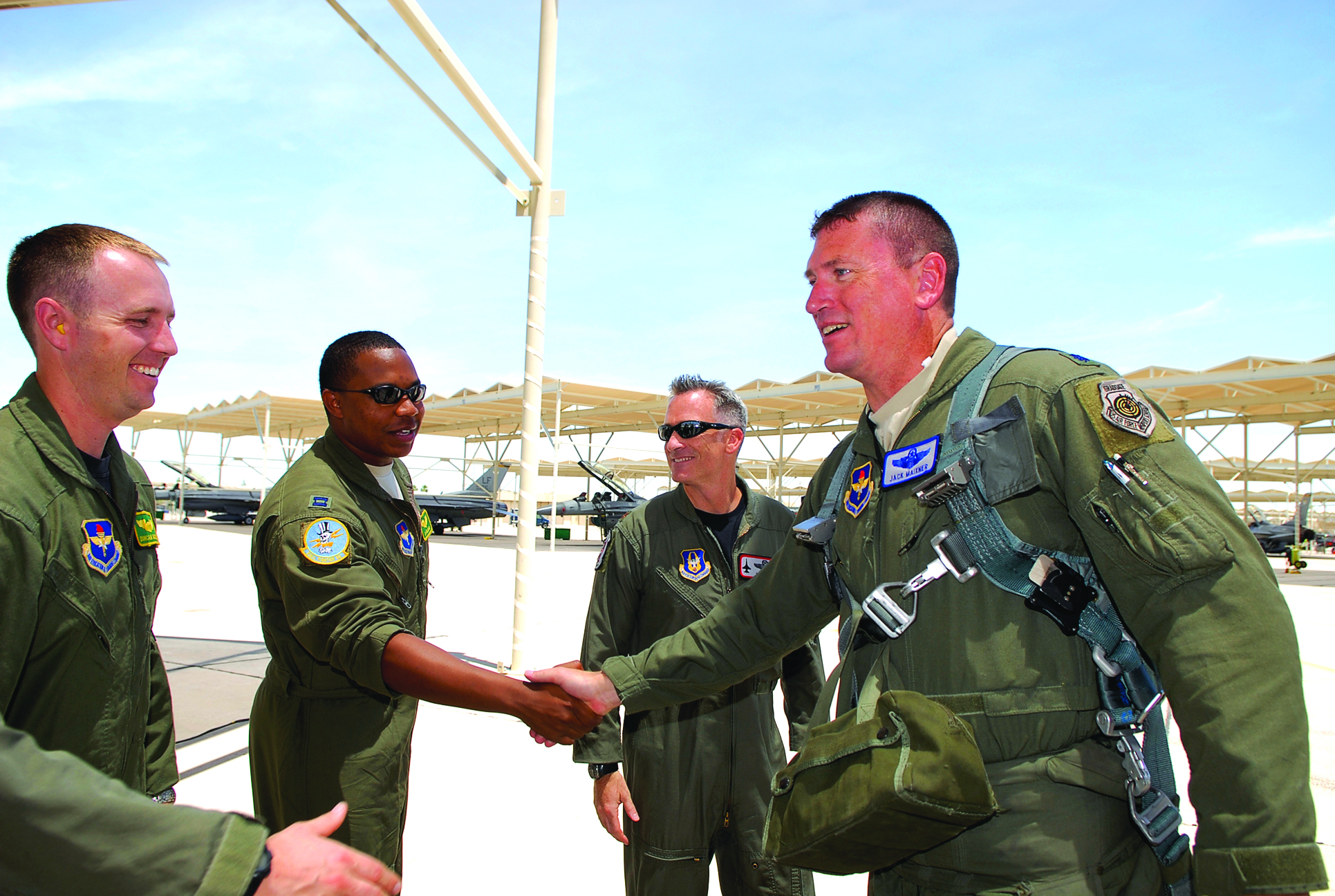 Command pilot reaches 3,000 flying hours in F-16 > Luke Air Force Base ...