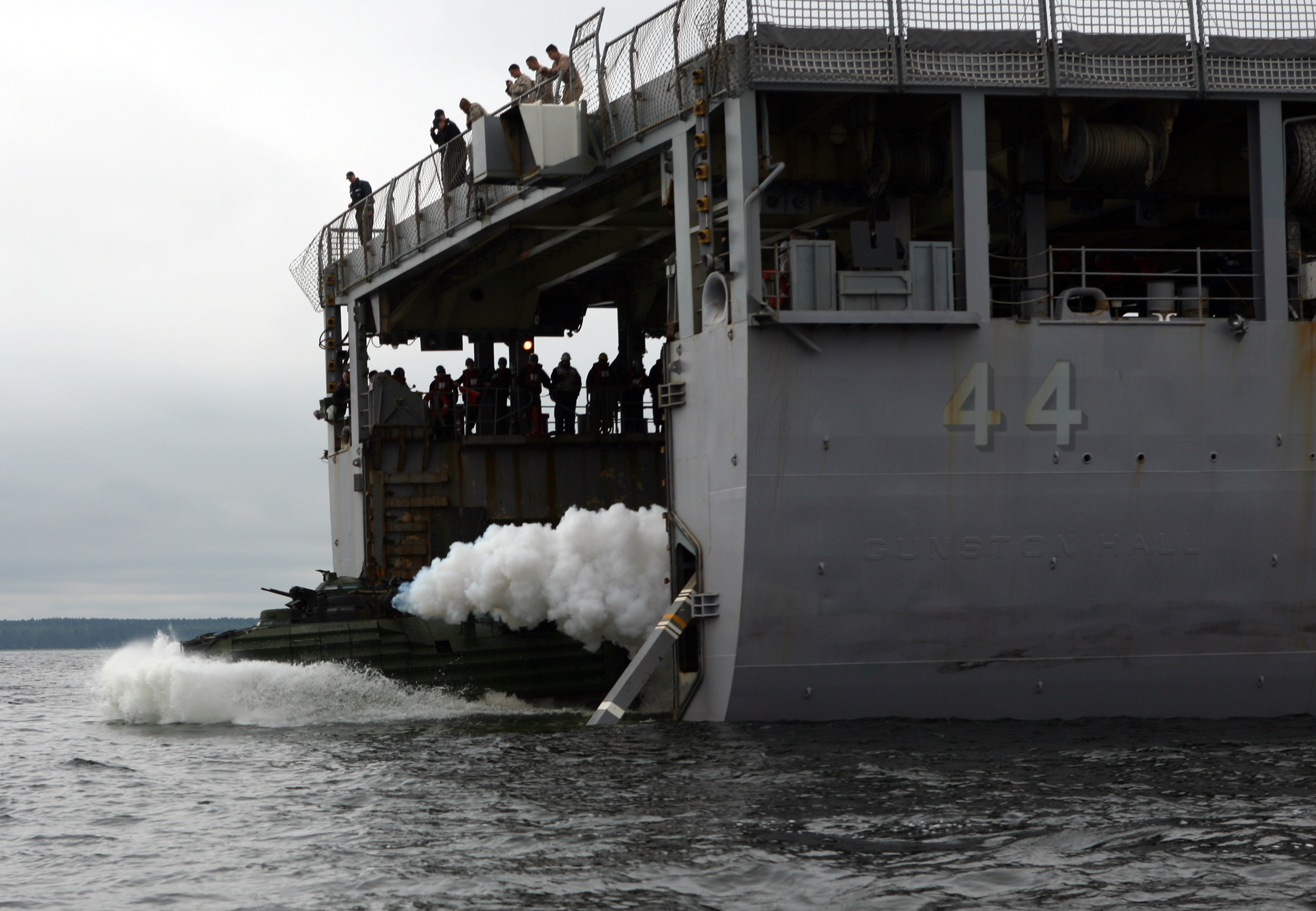 Marines, Estonians take beach during amphibious interoperability ...