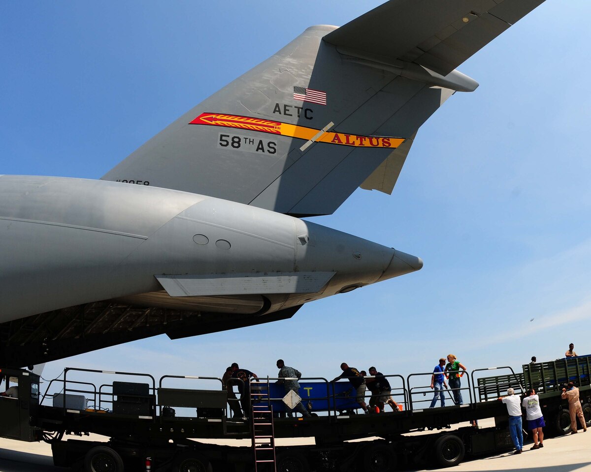 Altus Airmen fly dolphins > Altus Air Force Base > Article Display