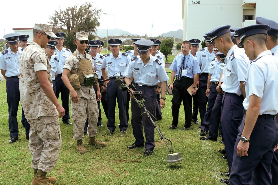 Marines showcase equipment to Japanese officer candidates > Marine ...