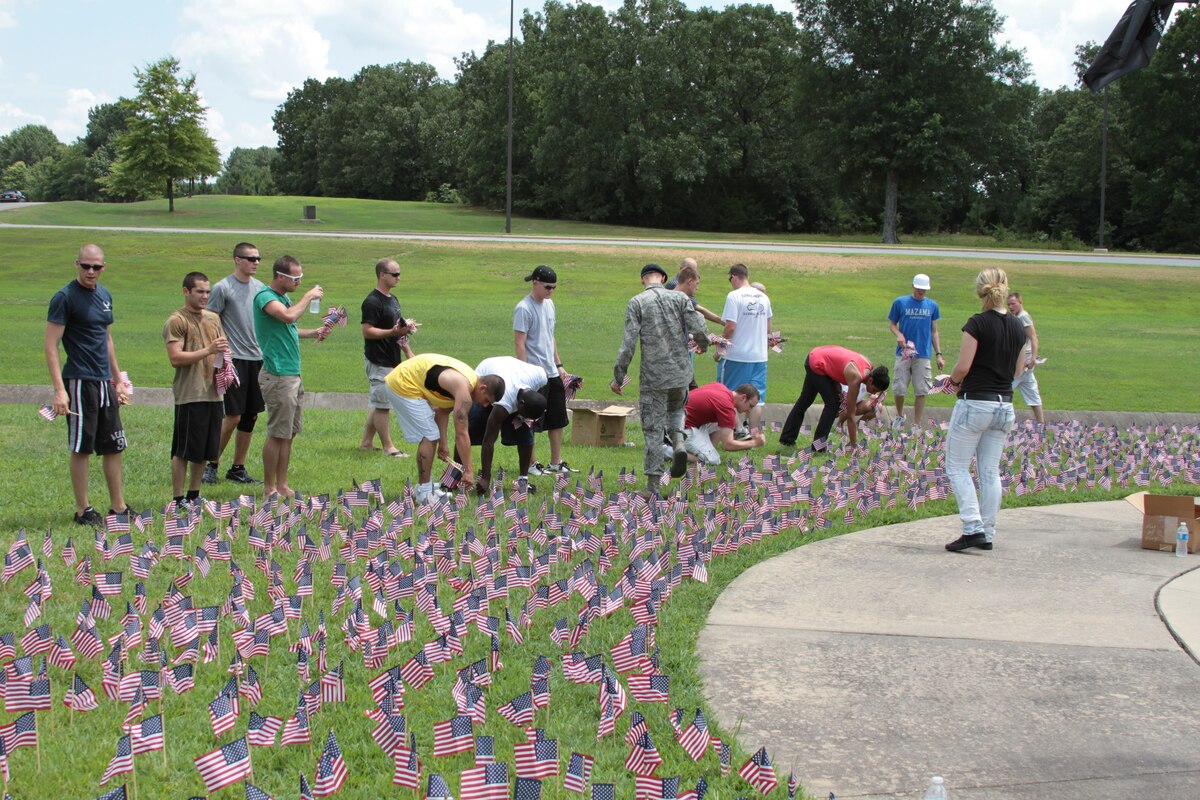 Airmen commemorate National Flag Day > Little Rock Air Force Base ...