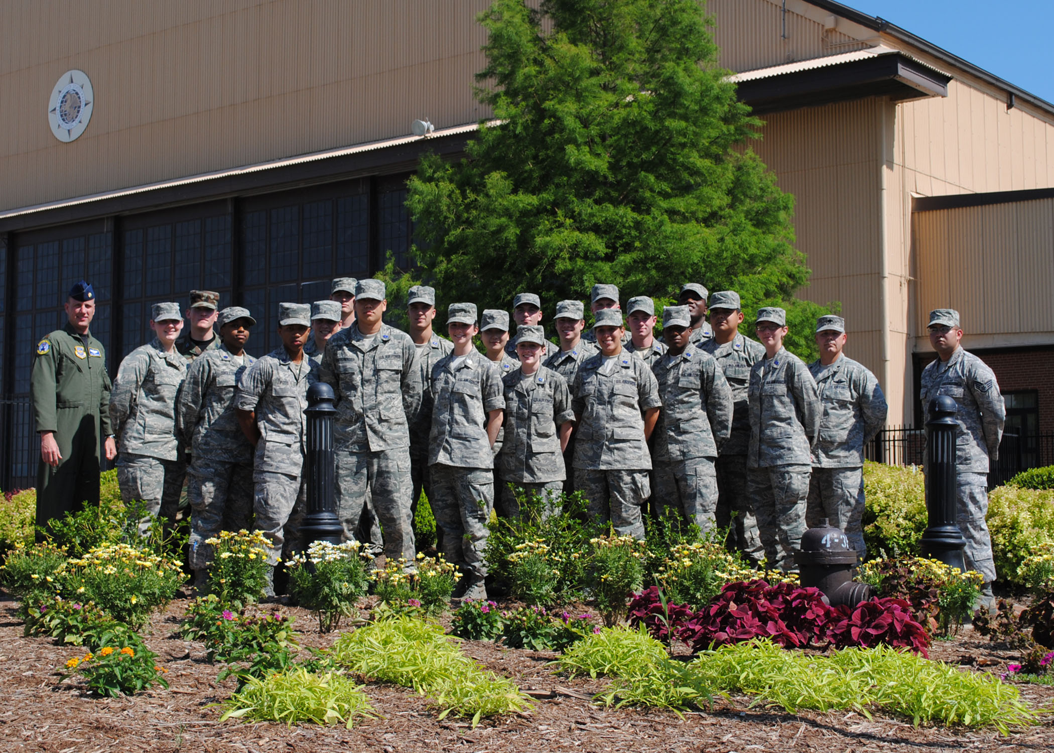 ROTC cadets experience the Air Force at Scott > United States Marine ...