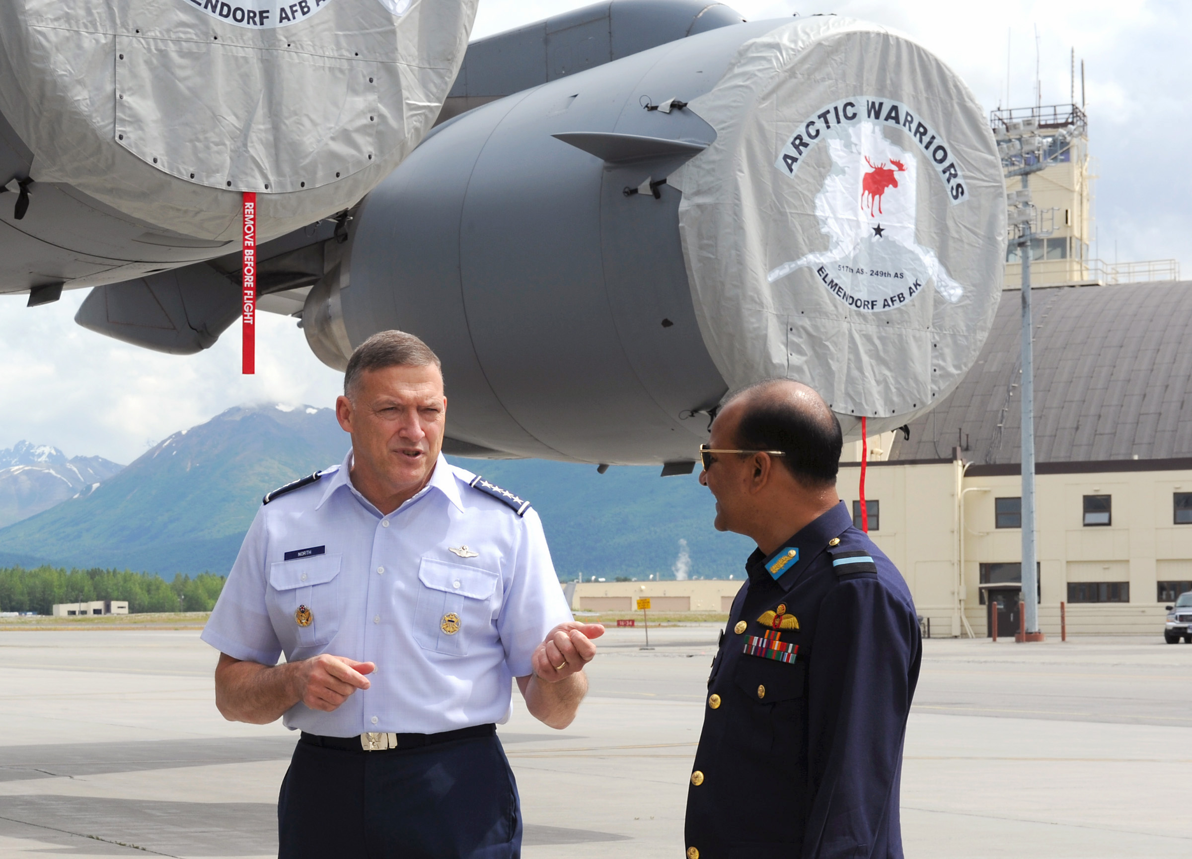 Social visit helps fight wars > Air Force > Article Display