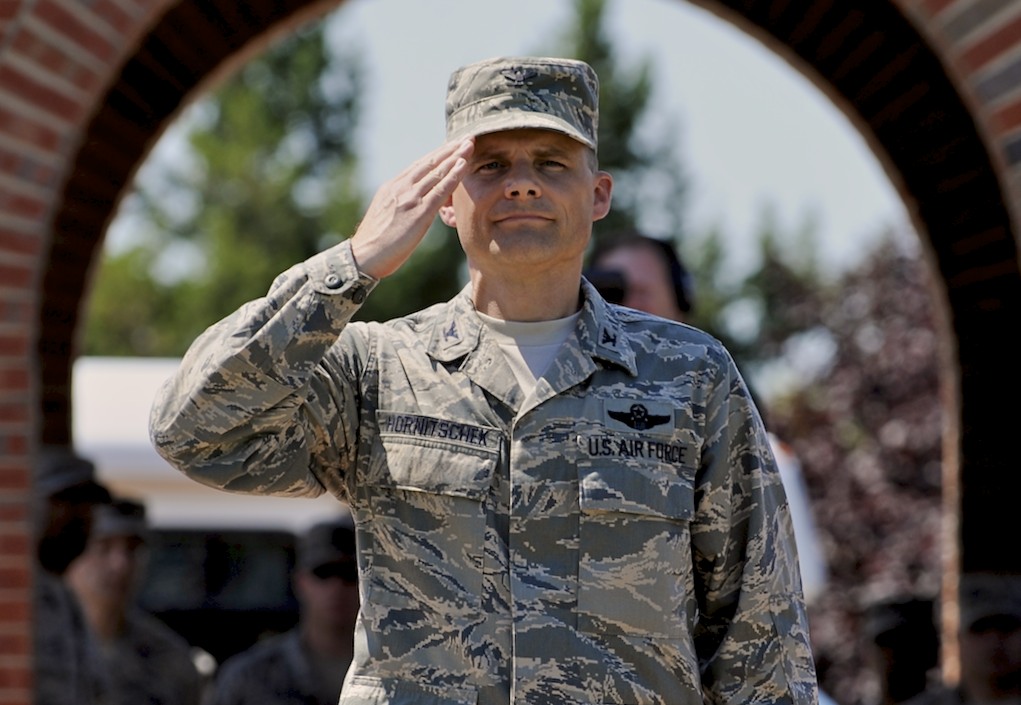375th AMW welcomes new commander > Scott Air Force Base > News