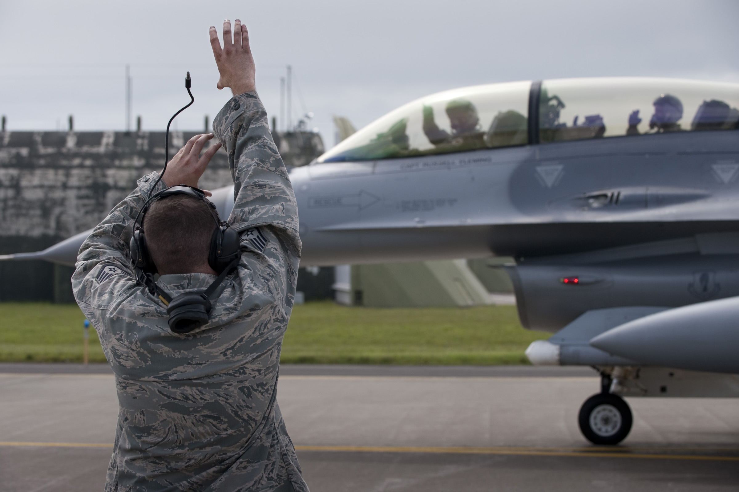 Lt. Gen. Rice visits Misawa