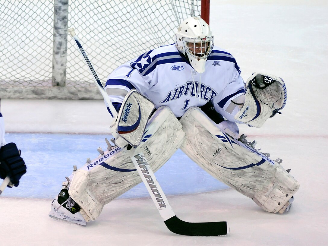 Falcons hockey team beats Pioneers