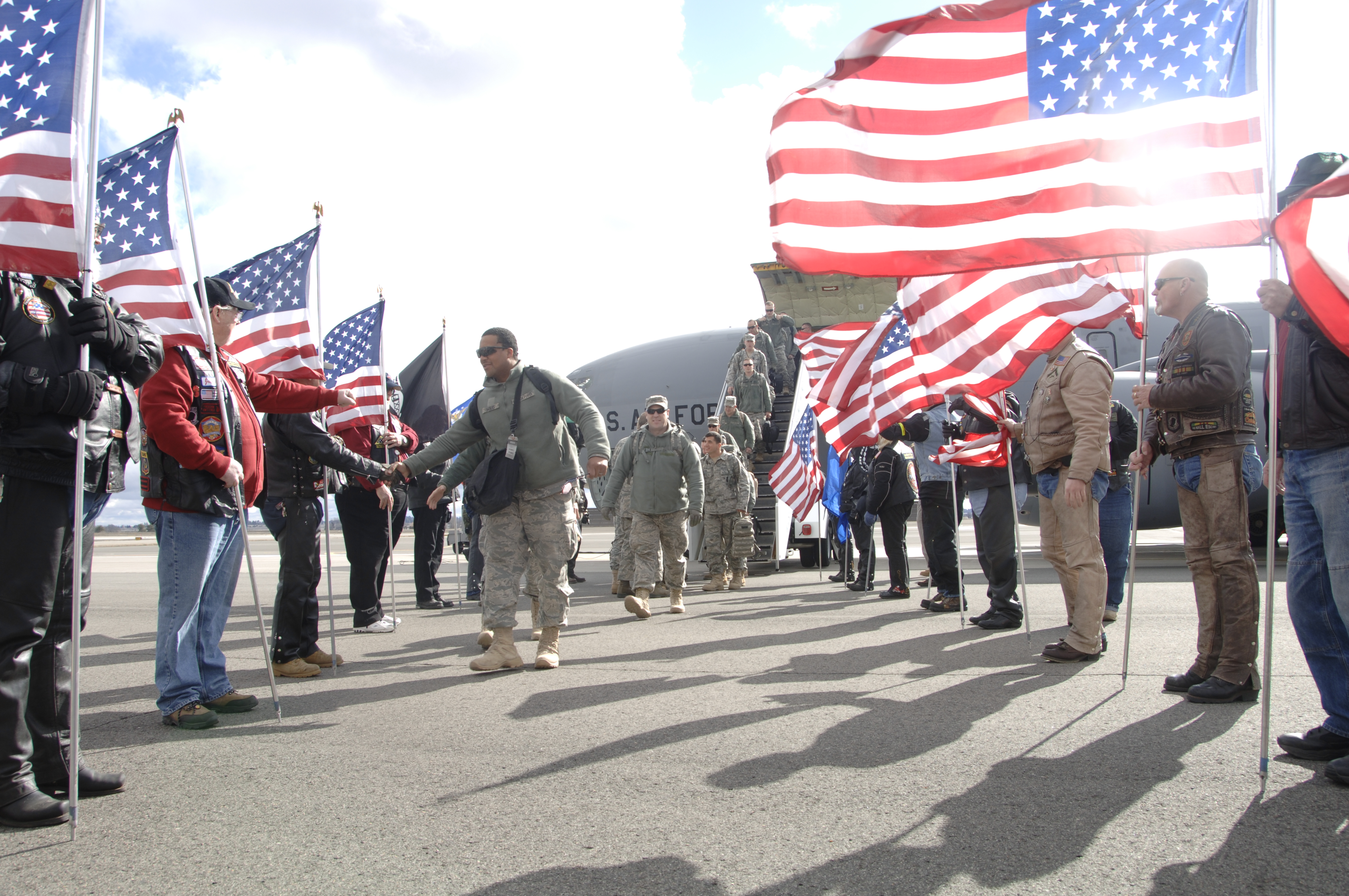 Washington National Guard welcomes home 141st Security Forces Flight ...