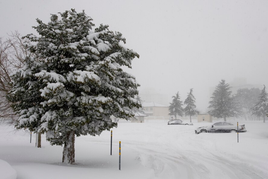 Misawa Air Base closed by heavy snow; 24 inches in 24 hours