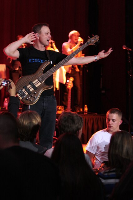 Lt. Dan Band rocks Combat Center > Marine Corps Air Ground Combat ...