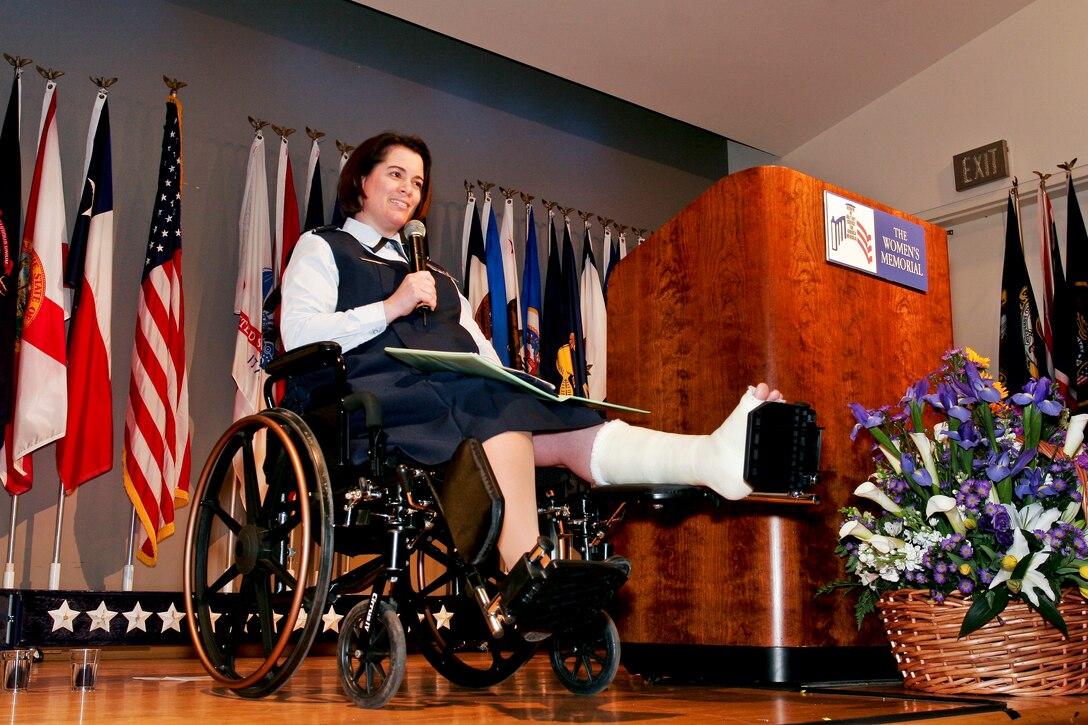 Air Force Lt. Col. Nicole Malachowski, recovering from a broken leg ...