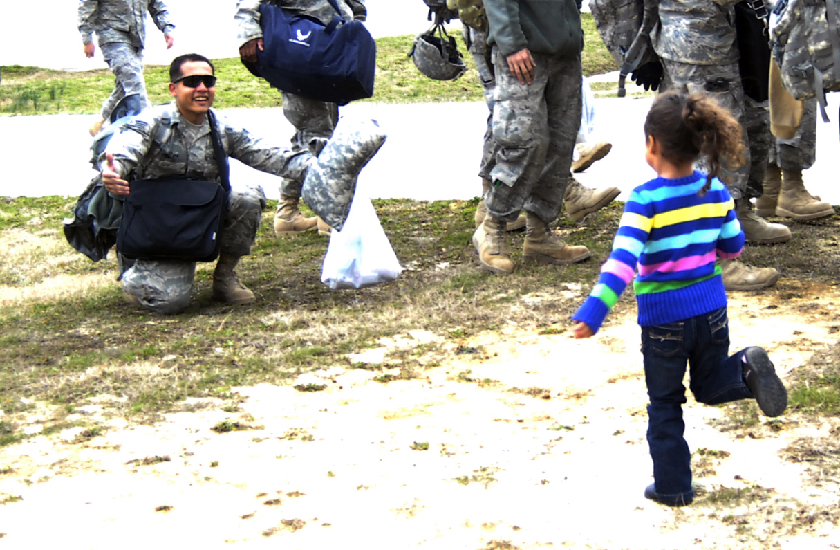 Pope welcomes home 3rd APS > Pope Field > Article Display