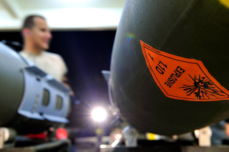 18th Munitions Squadron racks and stacks 'em > Pacific Air Forces ...