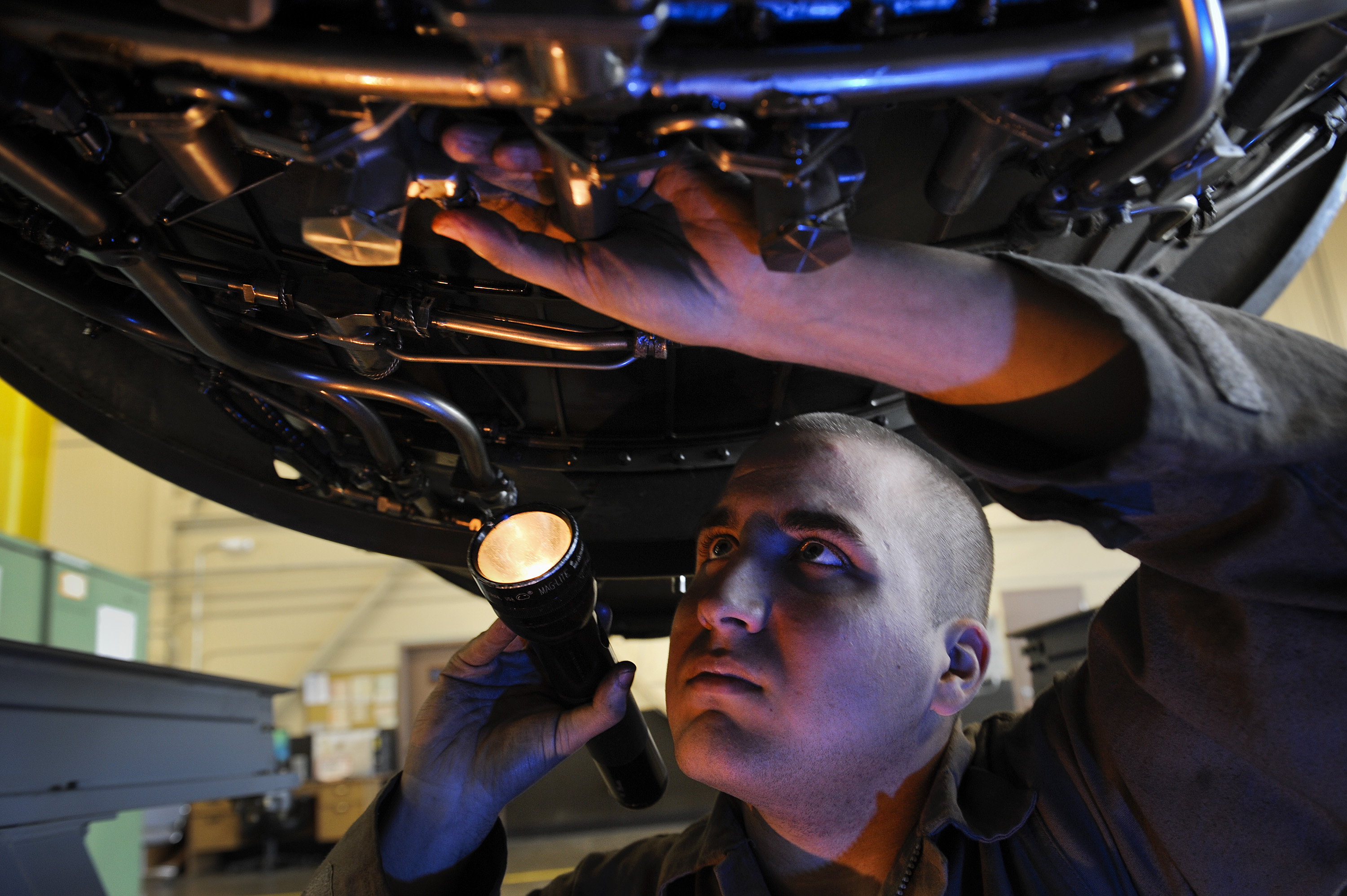 B-1 engine shop > Ellsworth Air Force Base > Article Display