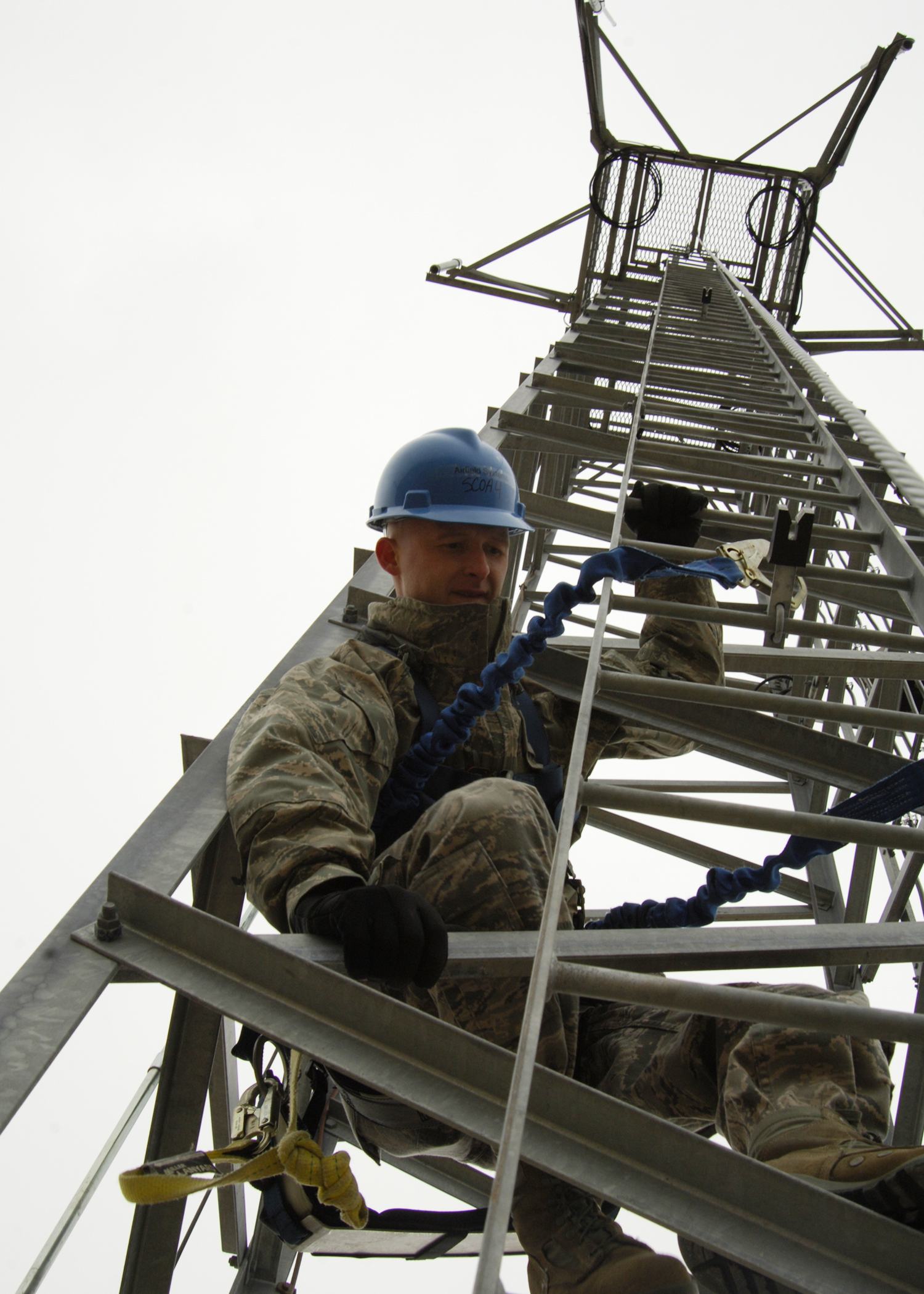 Photo essay: Airfield systems Airmen protect runways > McConnell Air ...